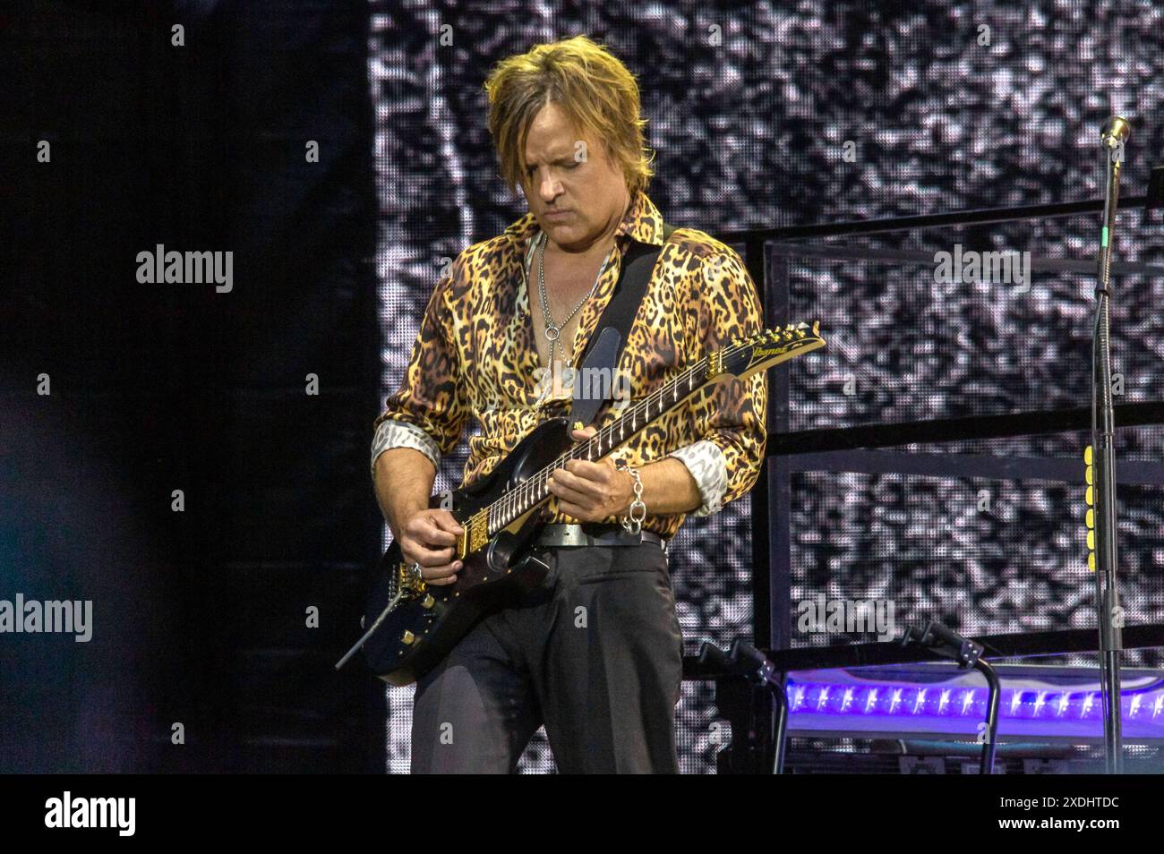 Peter Keller live bei einem Konzert der We Love Rock n Roll - Farewell ...