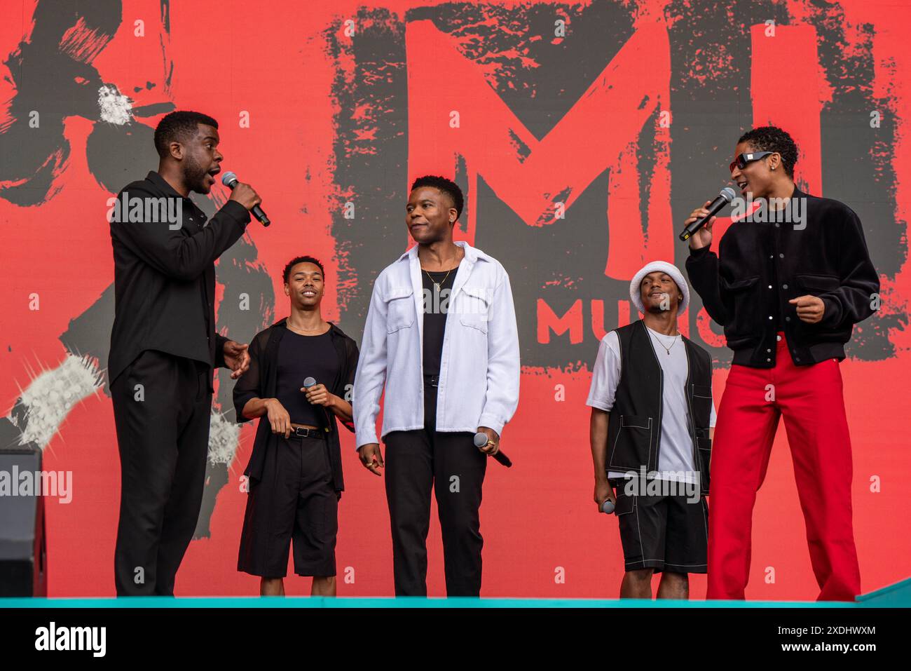 Cast of MJ the Musical on stage at West End LiveCast includes Myles ...