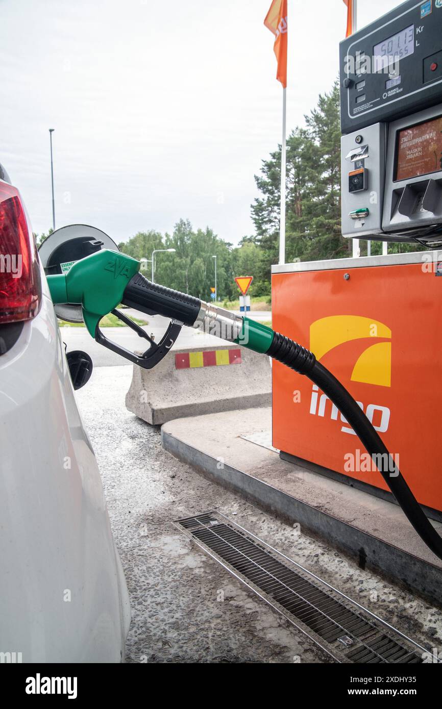 Filling up fuel tank hi-res stock photography and images - Alamy