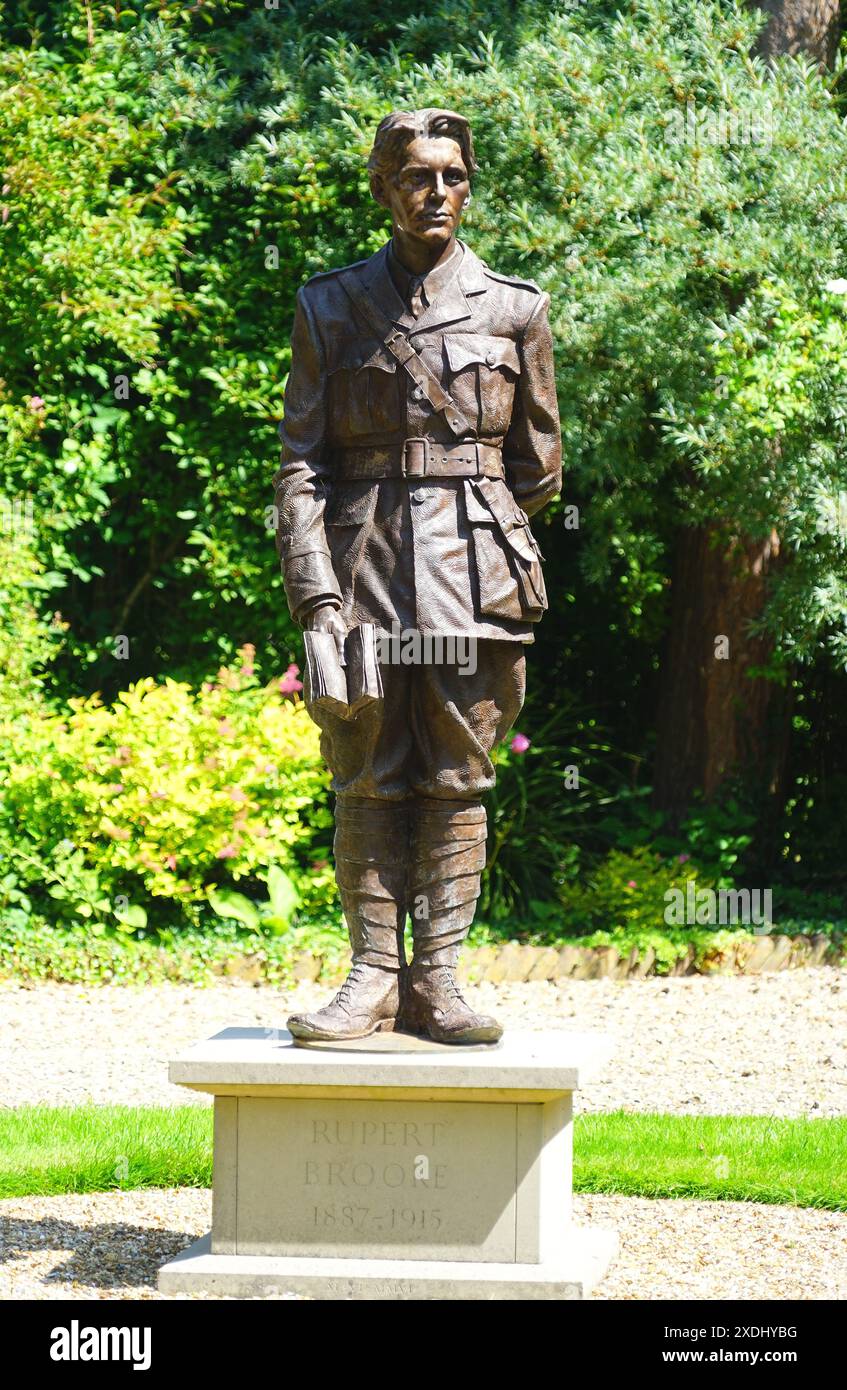 Statue of Rupert Brooke in front of the Old Vicarage, Granchester Stock ...
