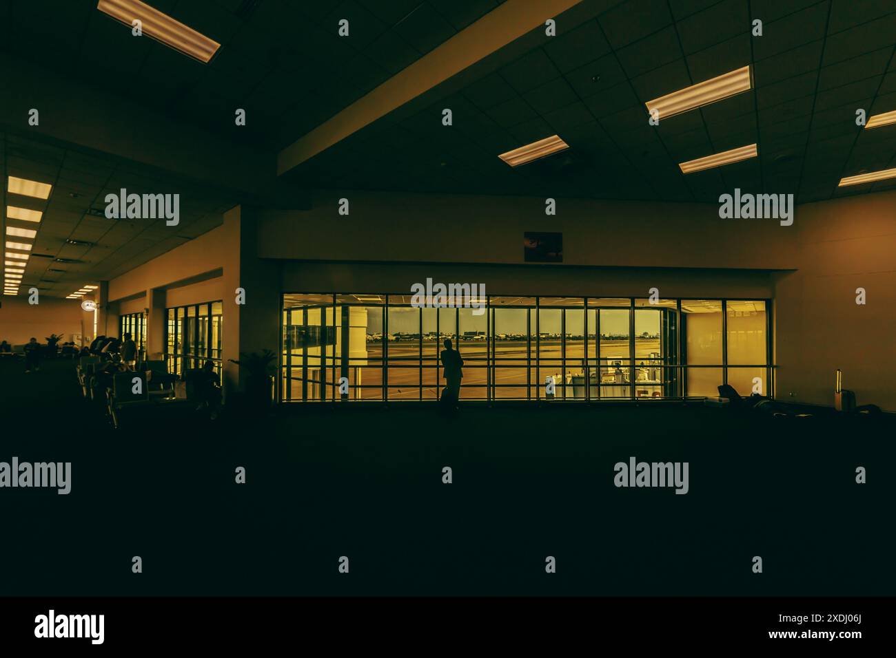 Yellow lights with dark building ,architecture concept Stock Photo - Alamy