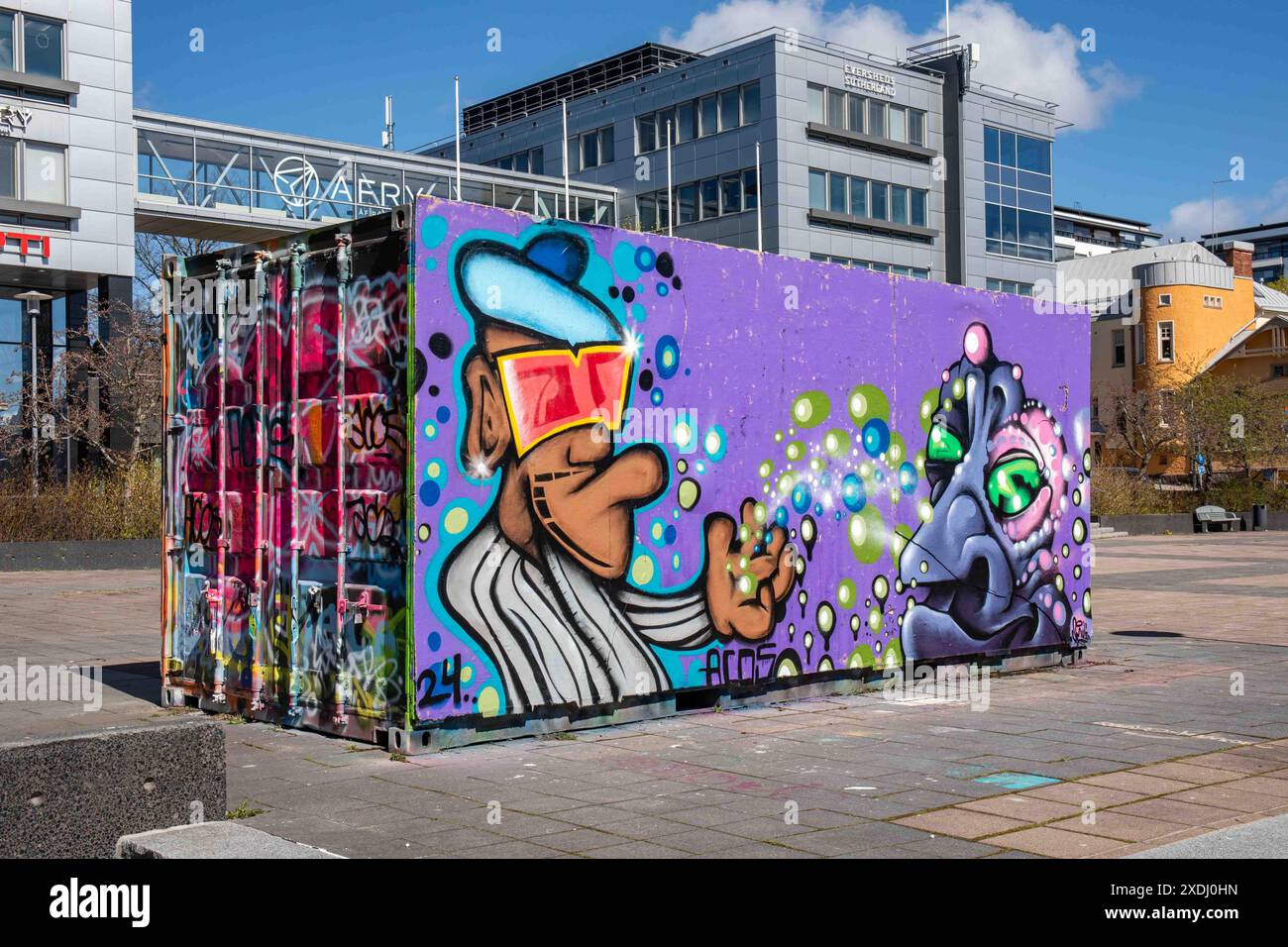 Street art on sea graffiti hi-res stock photography and images - Alamy