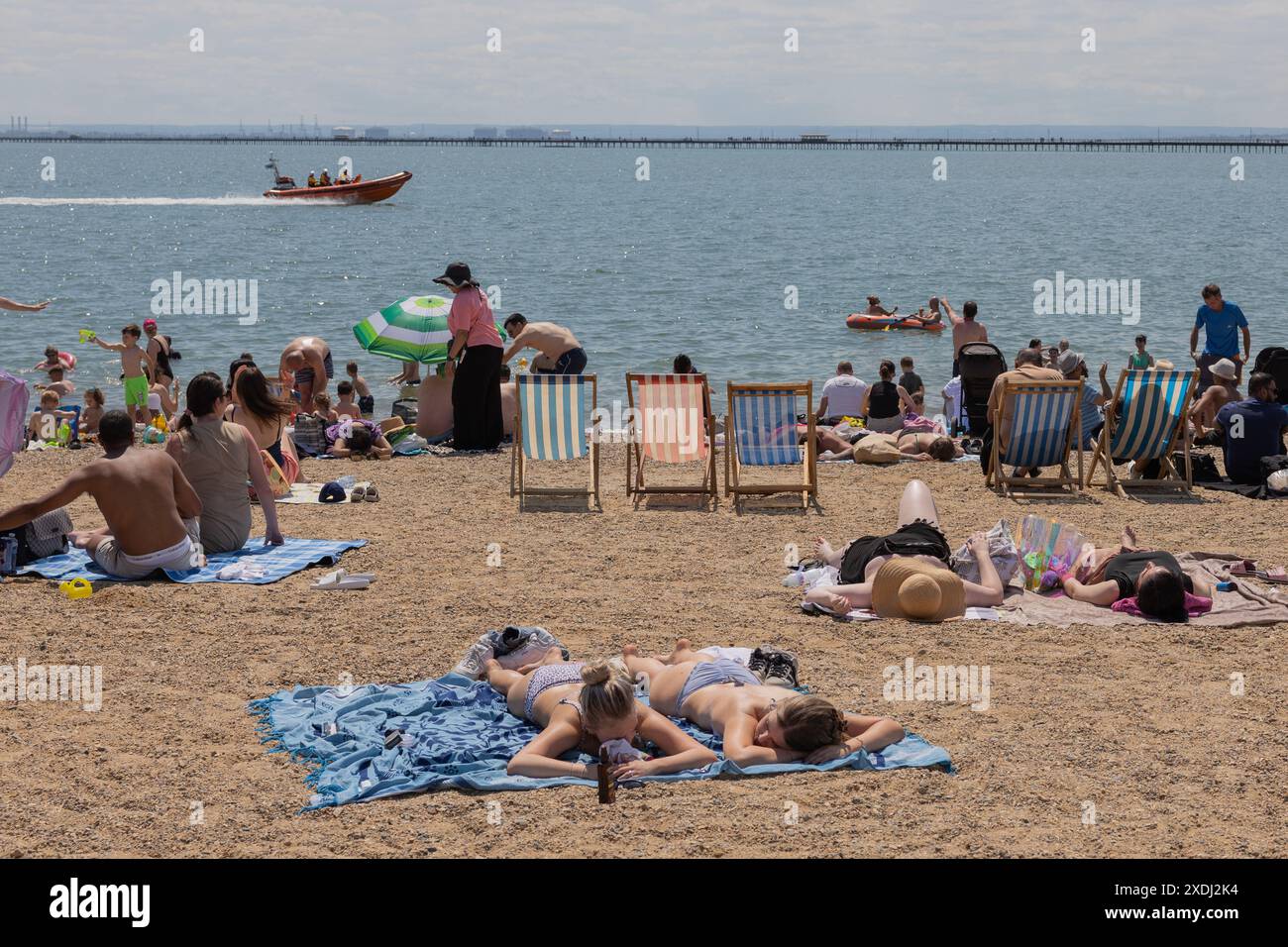 Southend on Sea, UK. 23rd Jun, 2024. Bright sunshine and temperatures ...