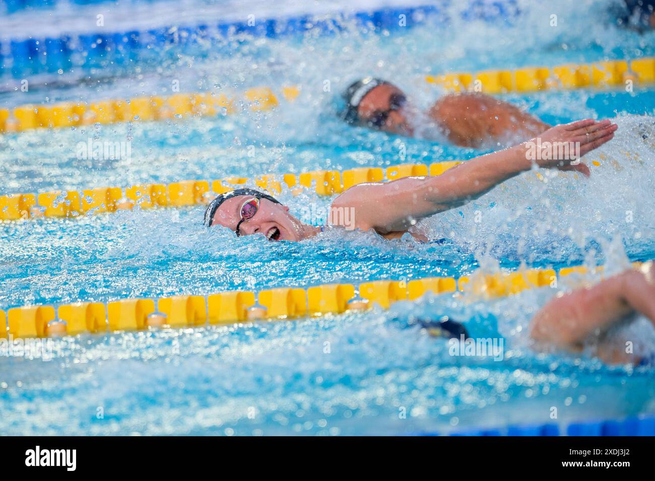 Women 800m hi-res stock photography and images - Alamy
