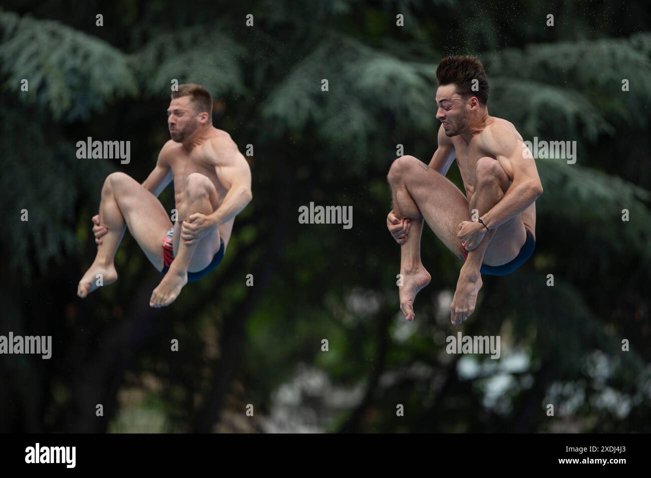 France's Jules Bouyer, right, and Alexis Jandard compete at the men's ...