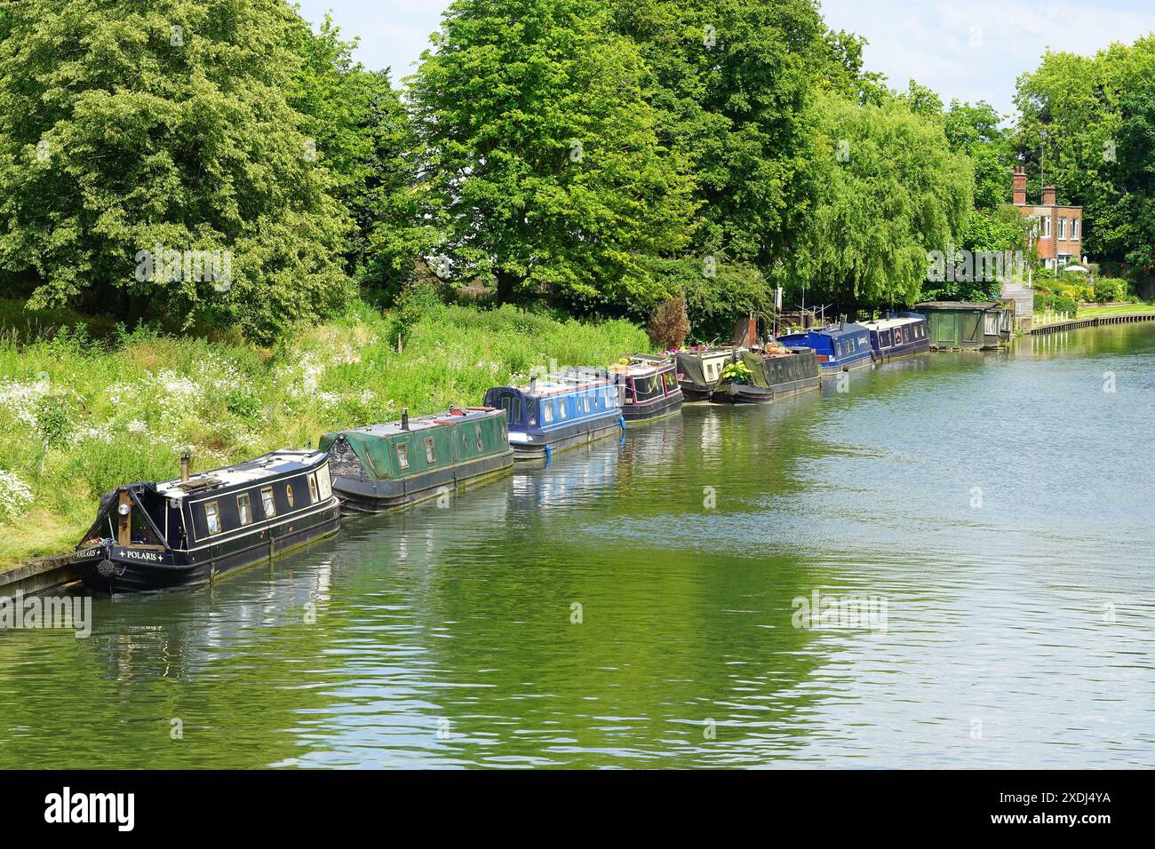 Houseboat river cam narrowboat hi-res stock photography and images - Alamy