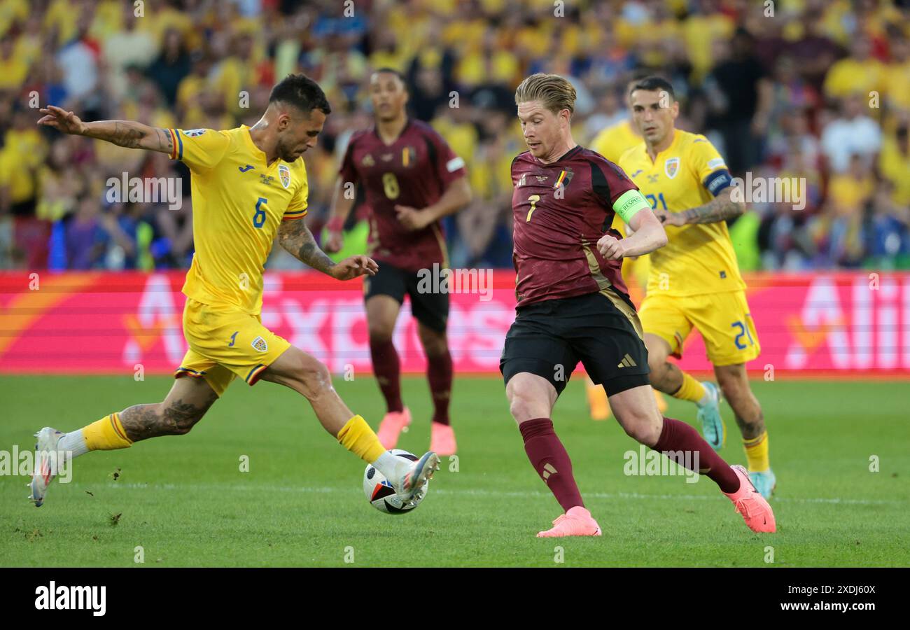 Kevin De Bruyne of Belgium, left Marius Marin of Romania during the ...