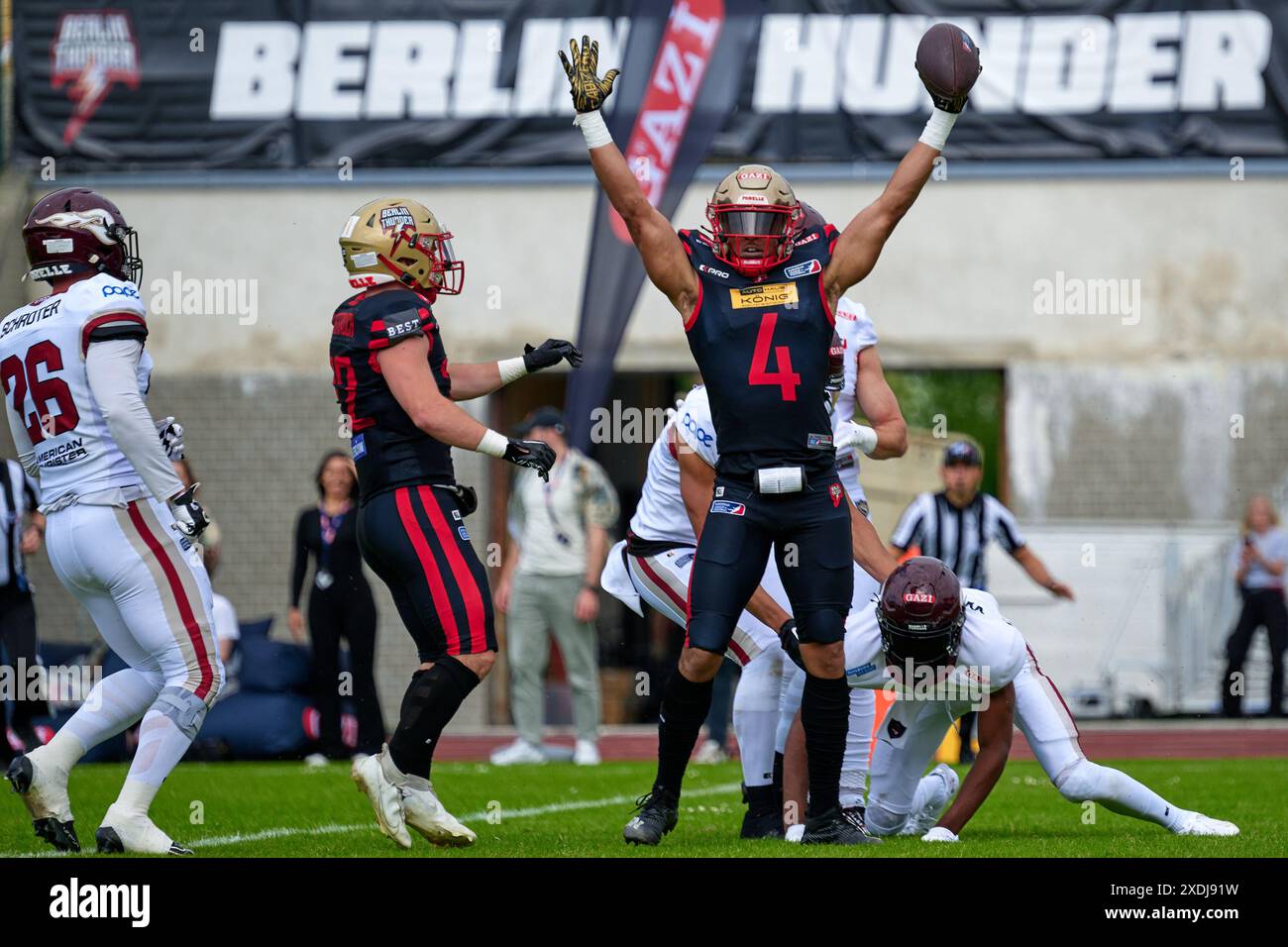 Ger rhein fire vs berlin thunder hi-res stock photography and images ...