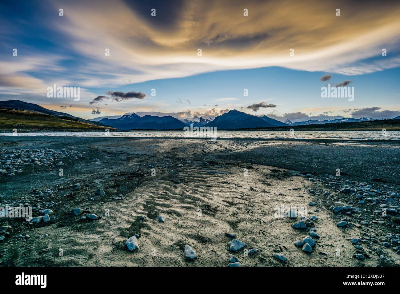 sunset on Lake Roca, El Calafate, Los Glaciares National Park ...
