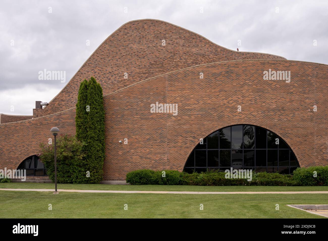 Architect douglas cardinal hi-res stock photography and images - Alamy