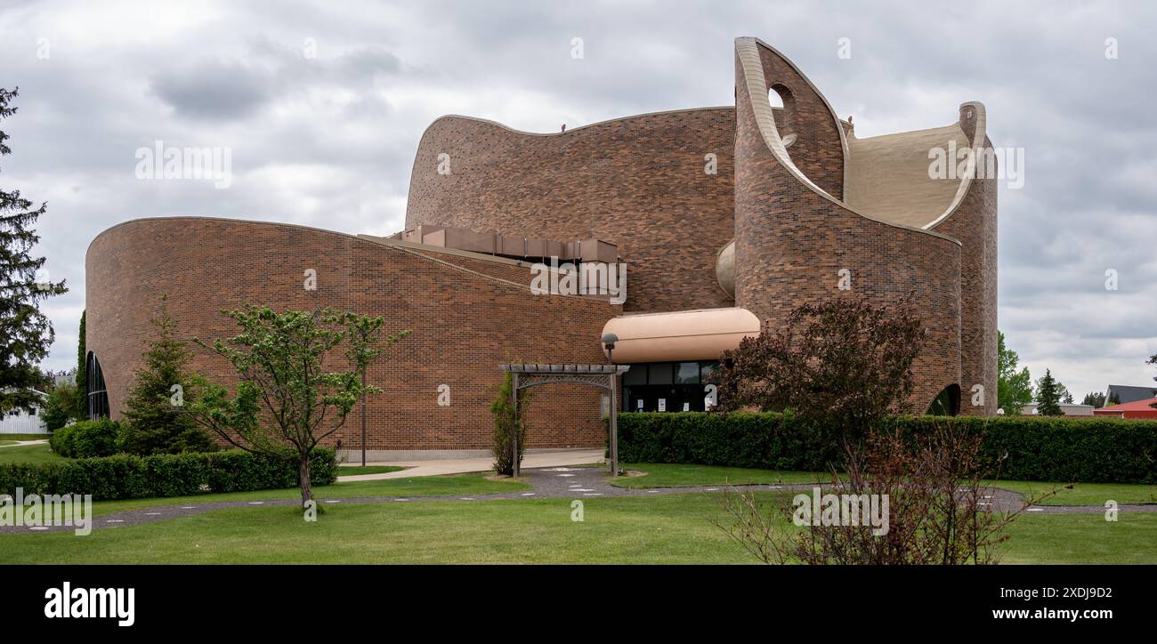 Architect douglas cardinal hi-res stock photography and images - Alamy