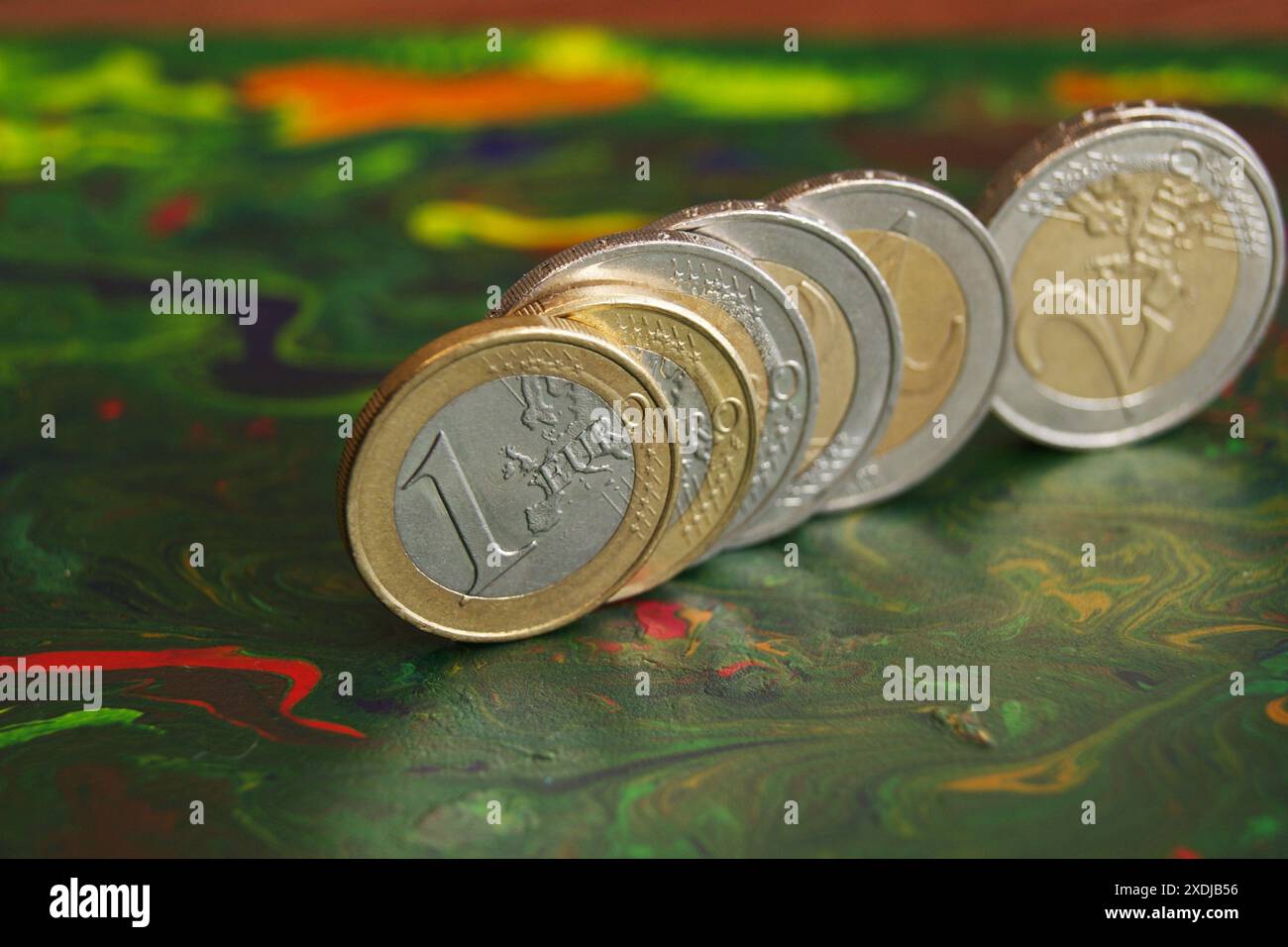 1 euro bimetallic coin hi-res stock photography and images - Alamy