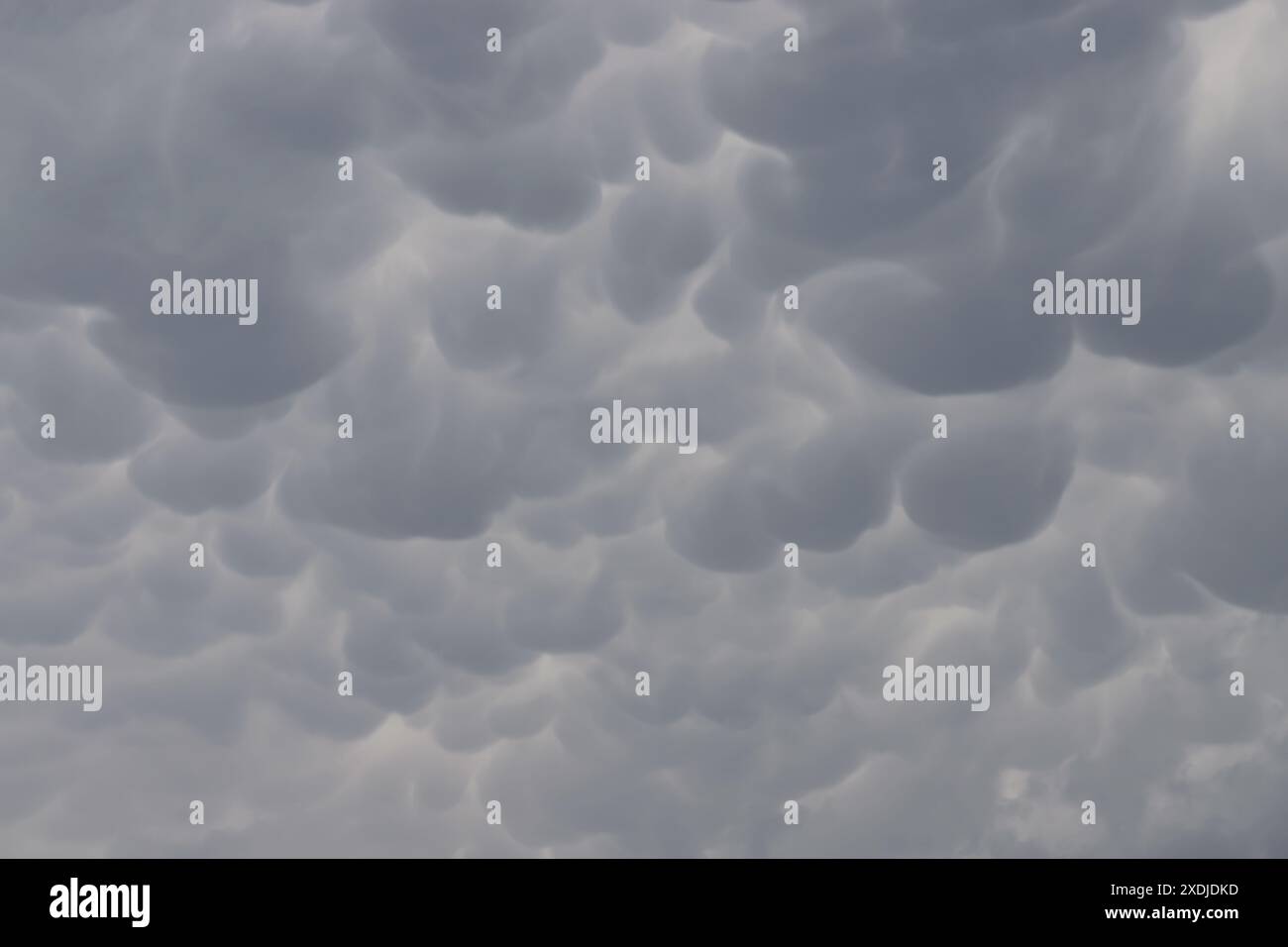 Mammatus clouds in the sky Stock Photo - Alamy
