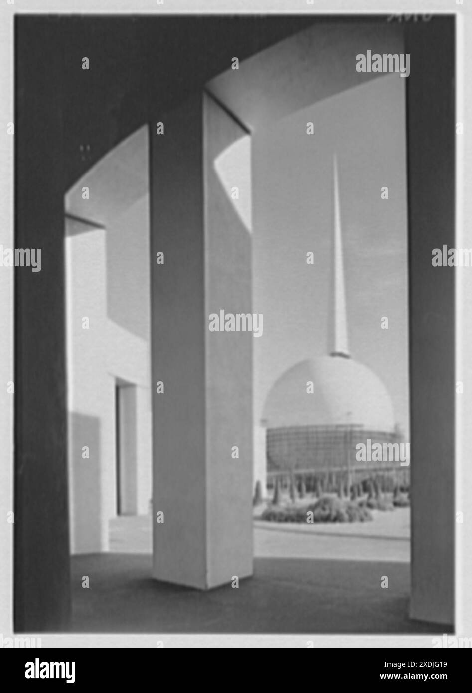 World's Fair. View through columns of trylon and perisphere. Gottscho ...