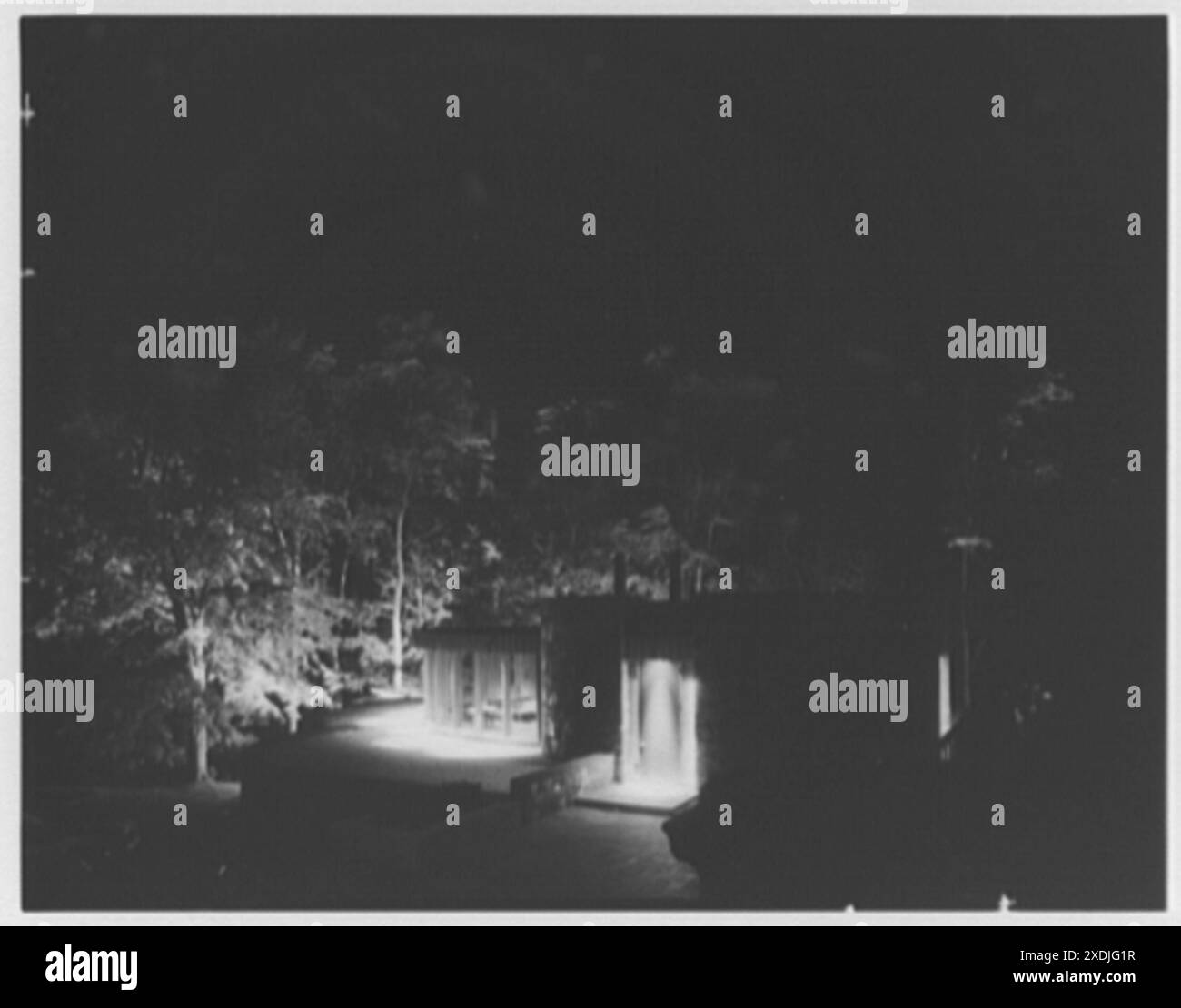 College hall building Black and White Stock Photos & Images - Alamy
