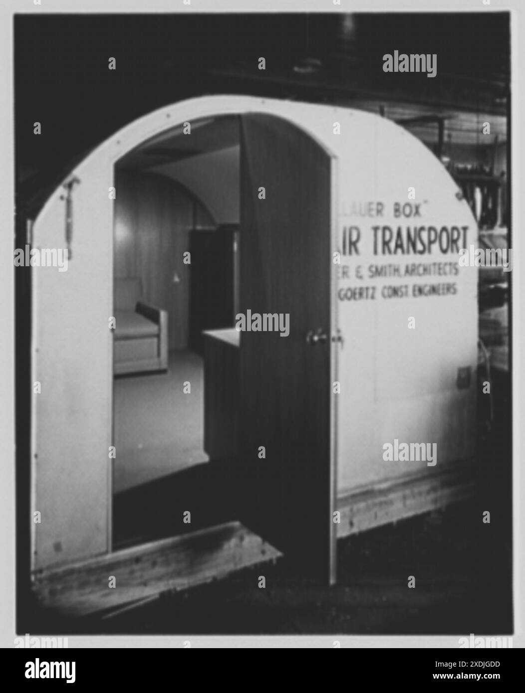 Willauer box. Exterior, head on. Gottscho-Schleisner Collection Stock ...