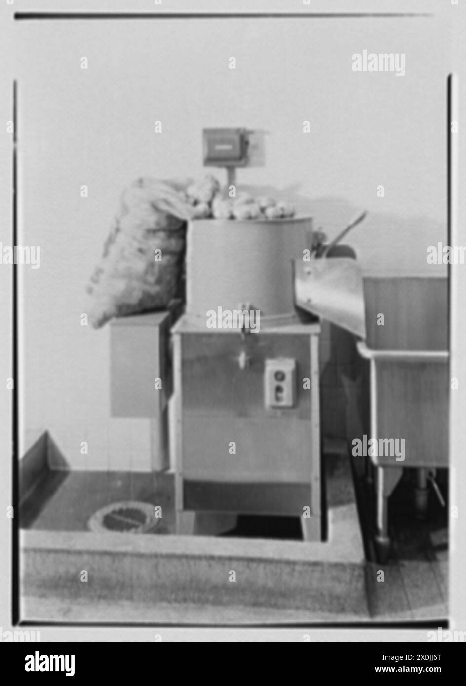 Schrafft's, Esso Building, Rockefeller Center, New York. Potato peeler ...