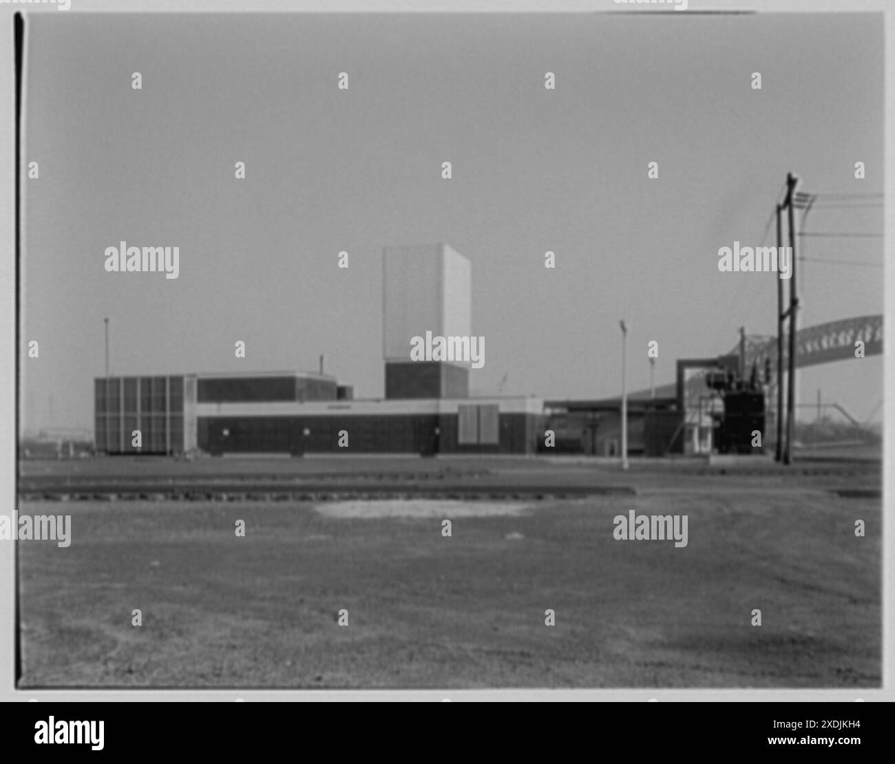 Public Service, Newark, New Jersey, Essex station. Broad view from west ...