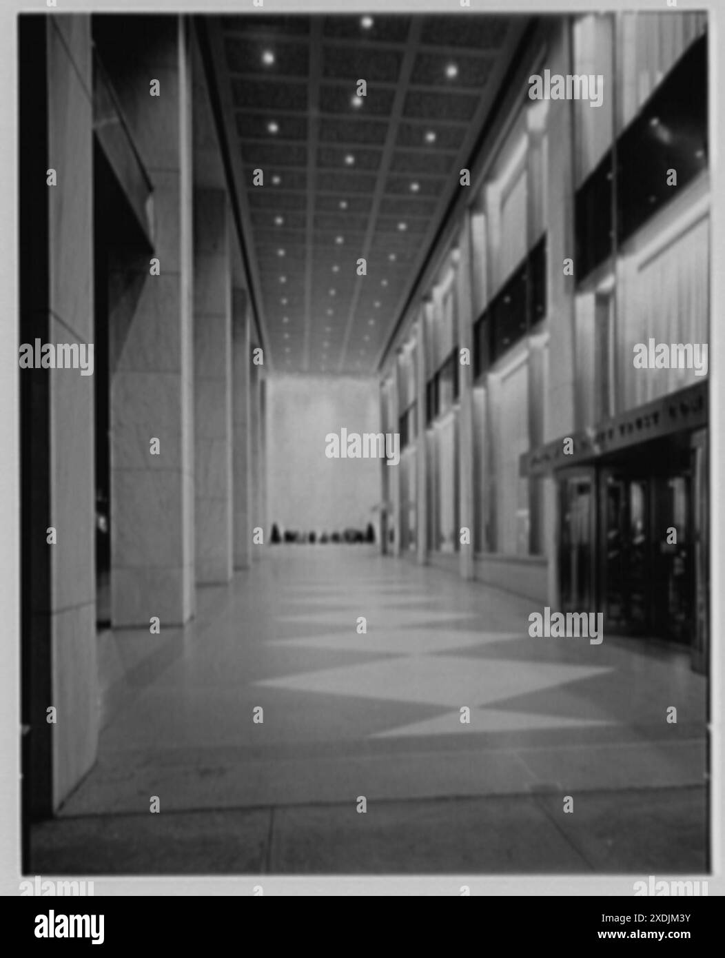 Morgan Guarantee Trust Building, 522 5th Ave., New York. Arcade ...