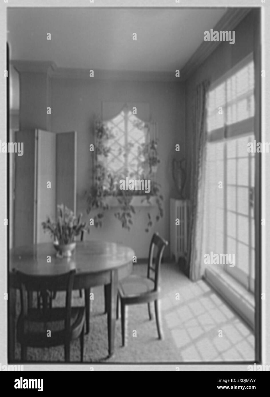 Emma Romeyn, residence at 30 Sutton Pl., New York City. Dining alcove ...