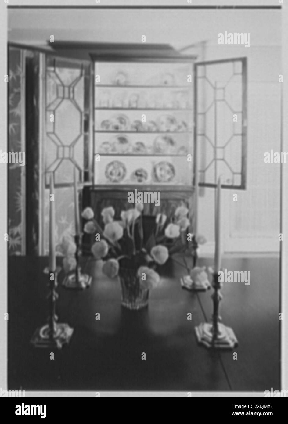 Ellen Ballon, residence at 2 W. 67th St., New York City. Dining room ...