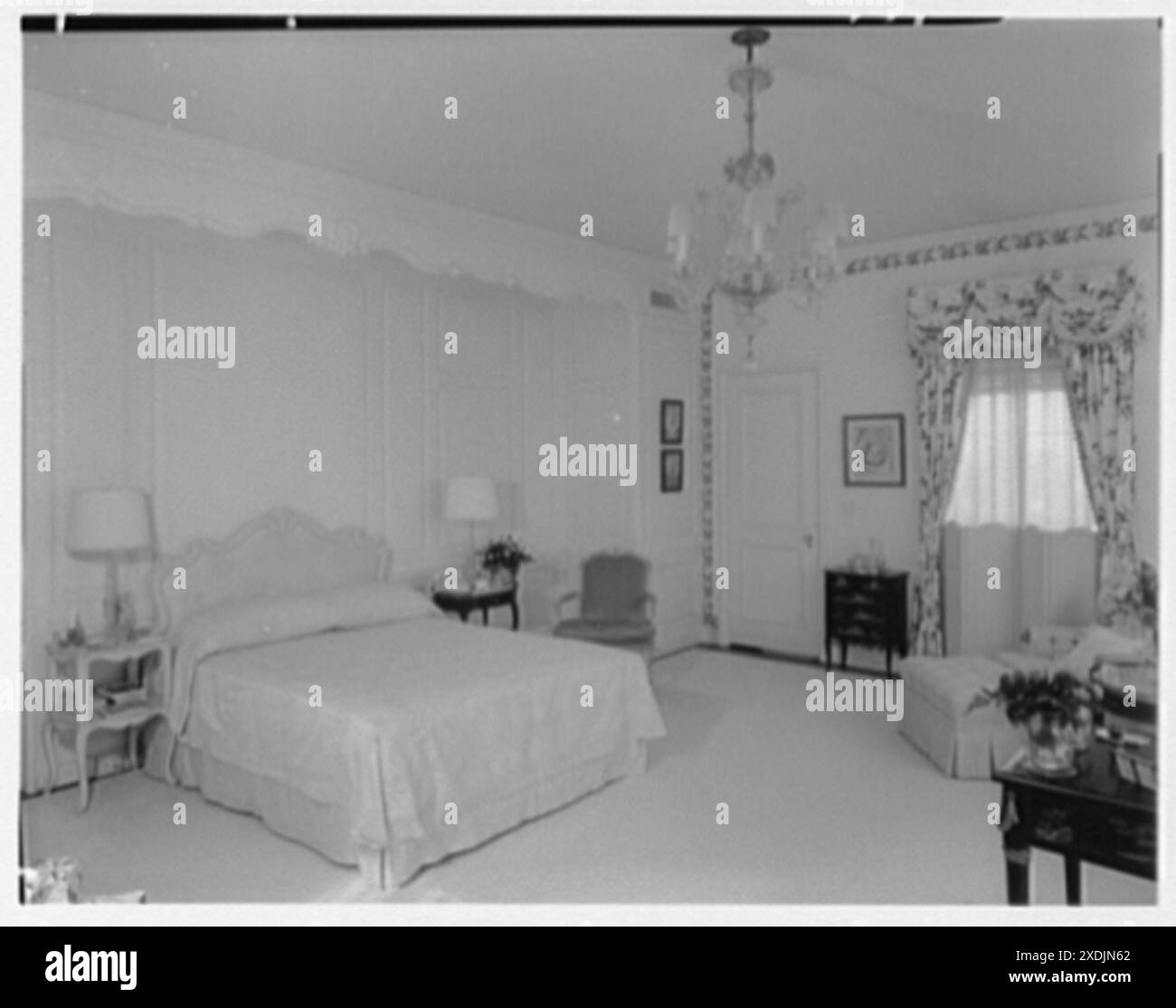 140 bed Black and White Stock Photos & Images - Alamy