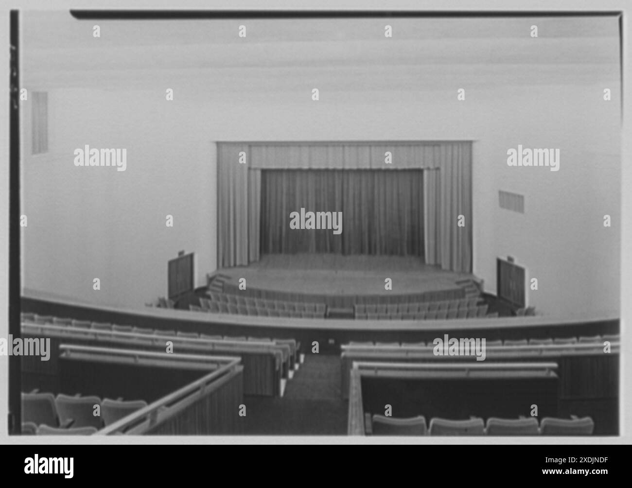 Auditorium interior stage college hi-res stock photography and images ...