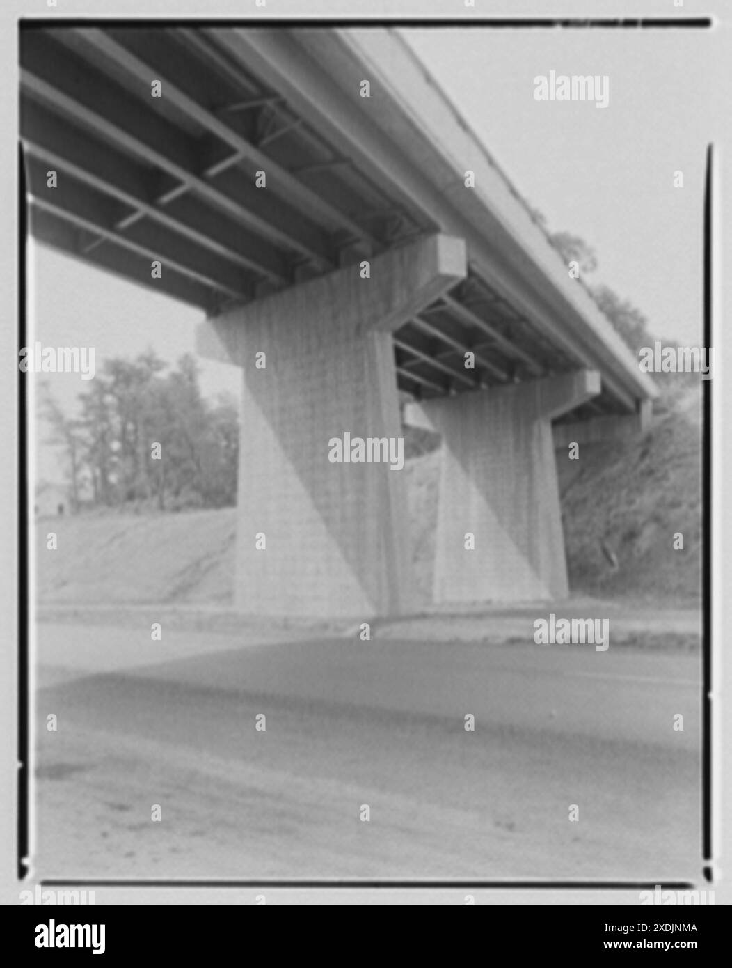 Cantilever beams hi-res stock photography and images - Alamy