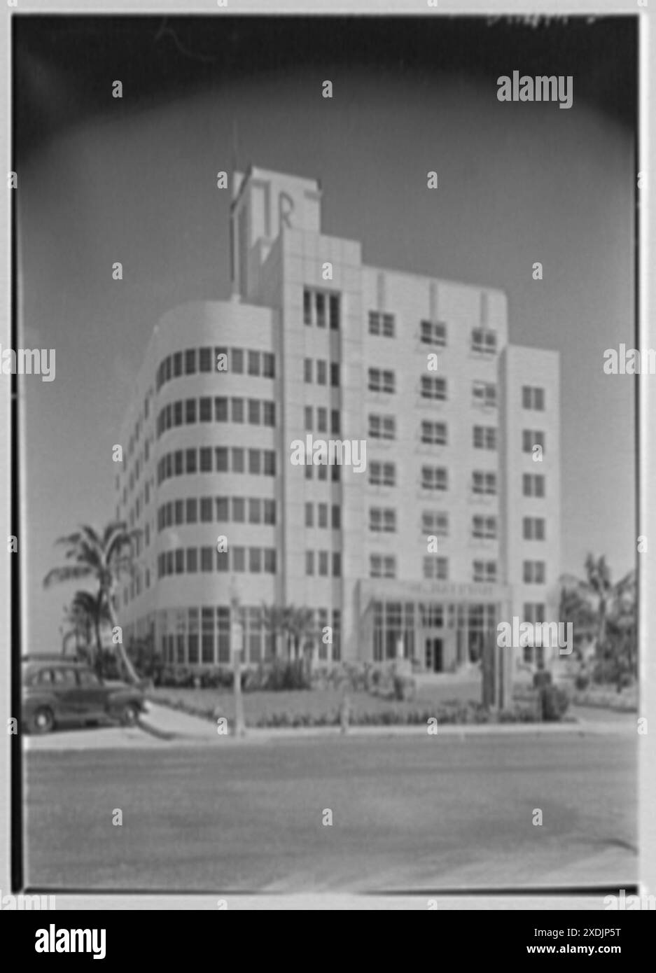 Raleigh Hotel, Collins Ave., Miami Beach, Florida. General entrance ...