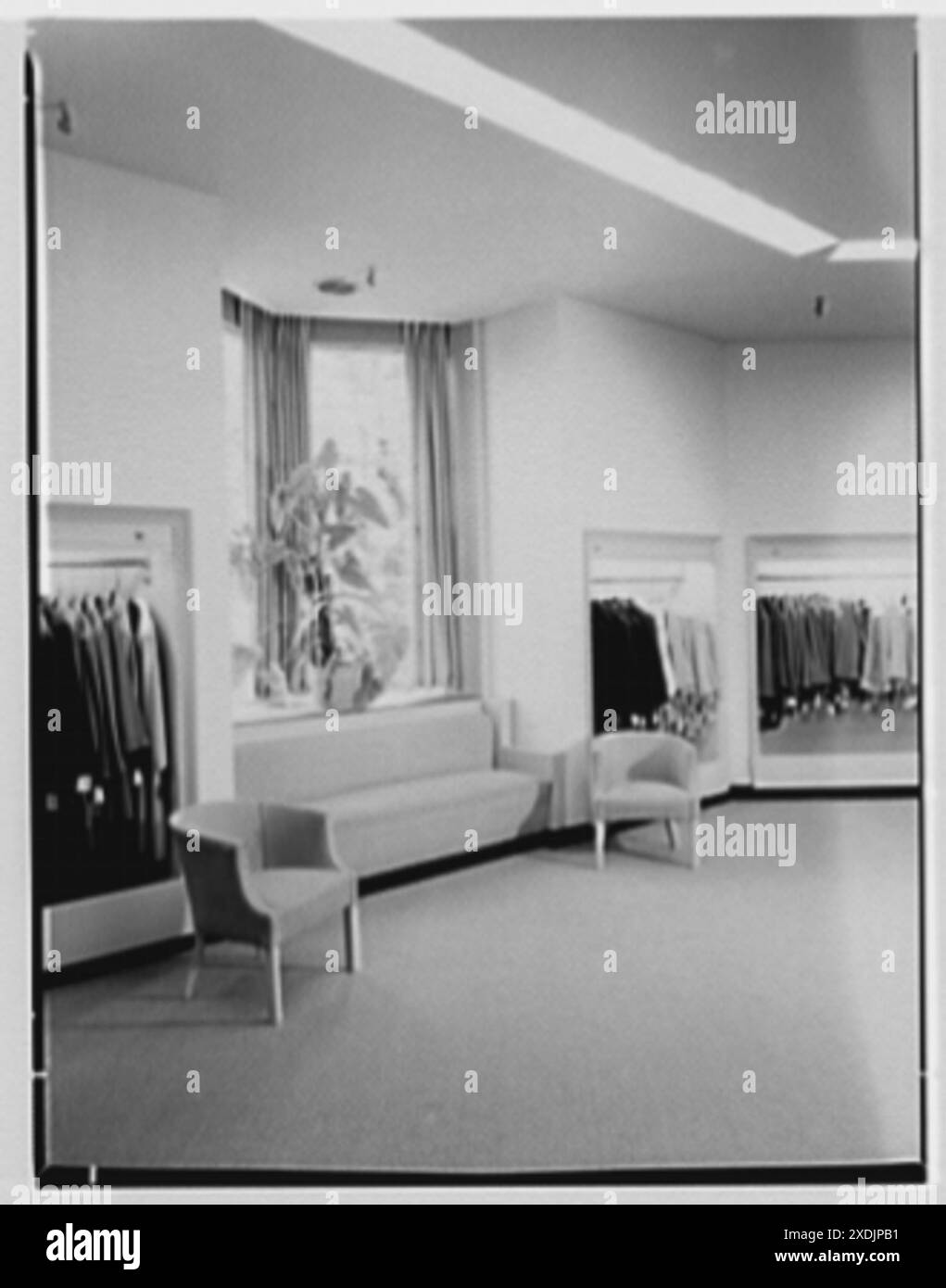 Franklin Simon, business in Garden City, Long Island, New York. Second ...