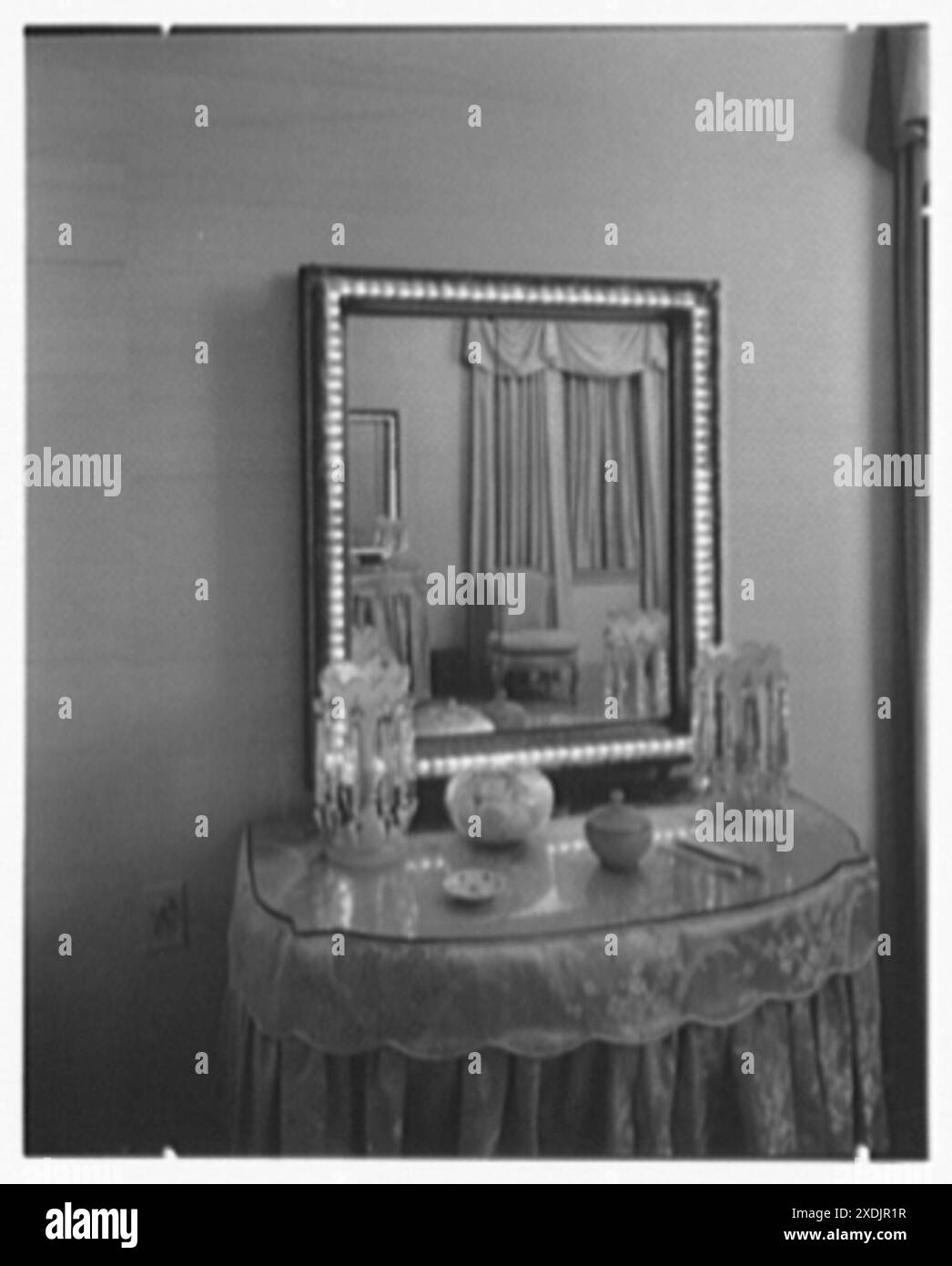 Mr. and Mrs. J.E. Kiernan, residence in Stuart, Florida. Dressing table ...