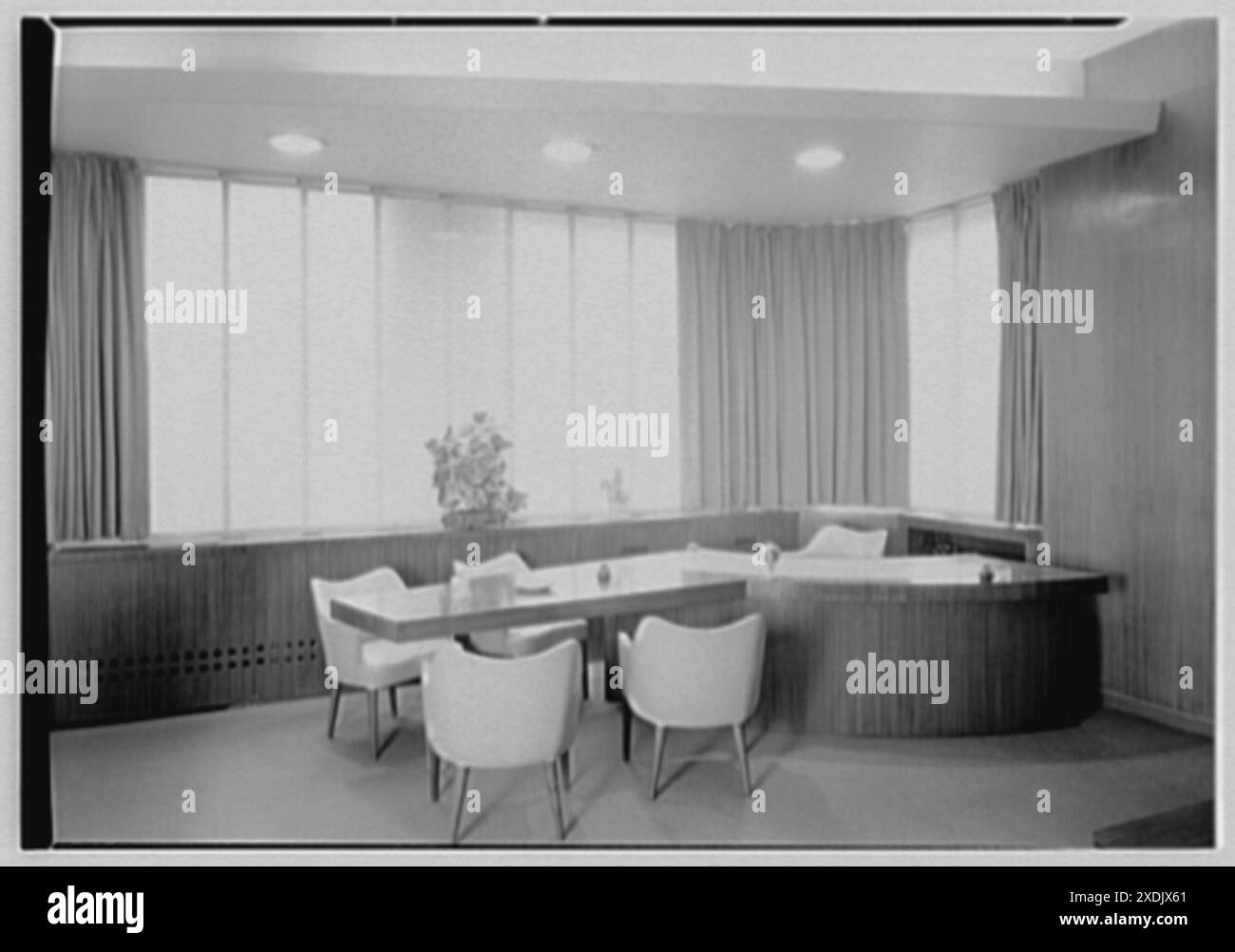 Aldine Paper Co., 535 5th Ave., New York City. Mr. Gould's office III ...