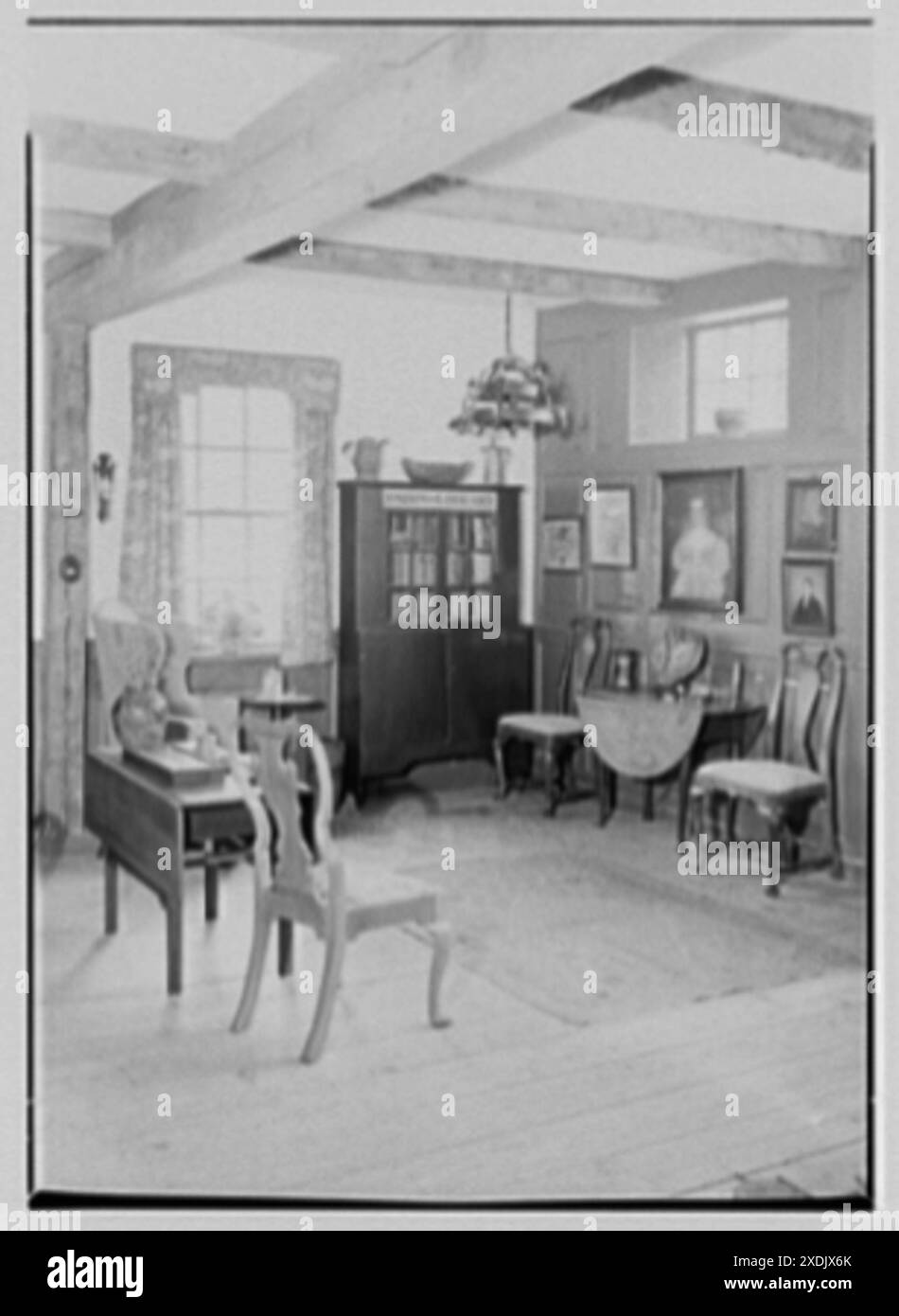 New york house books Black and White Stock Photos & Images - Alamy