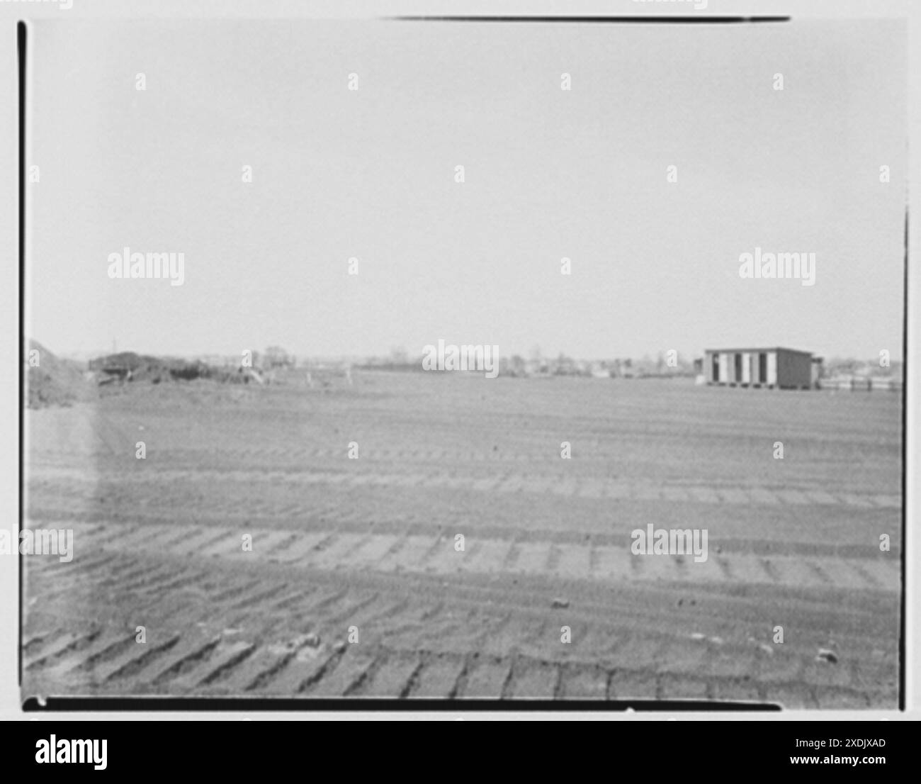 New Jersey Turnpike Authority. Concession station 10S, looking south ...