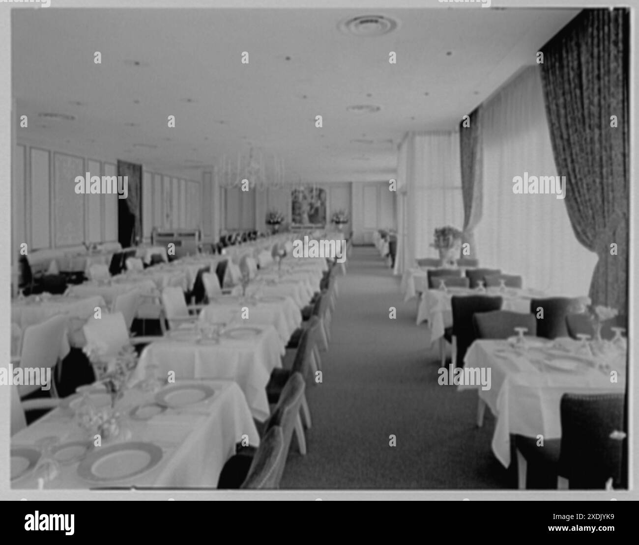 Schrafft's, Eastchester. White room. Gottscho-Schleisner Collection ...