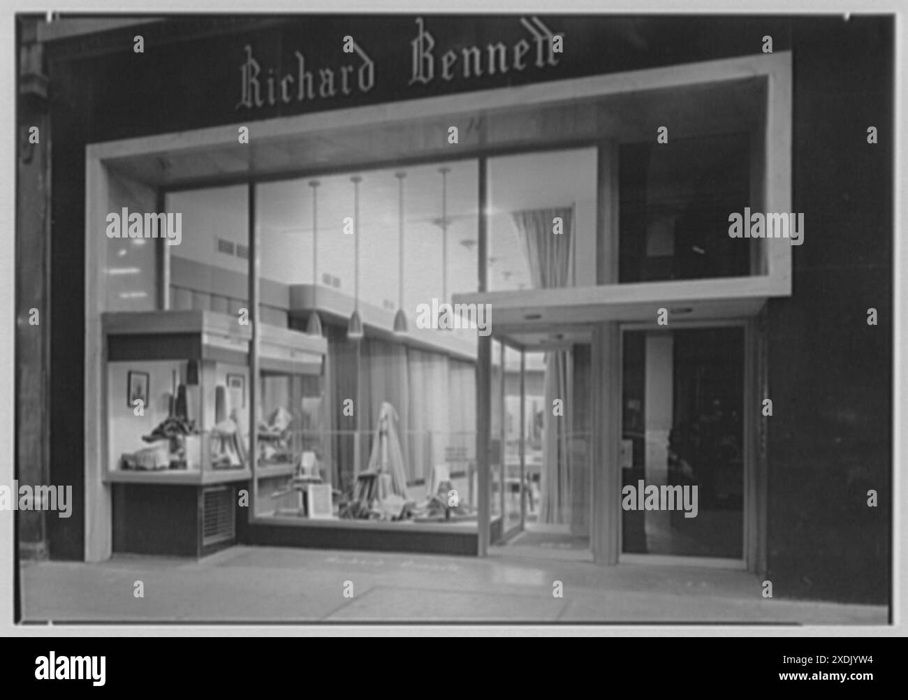 Richard Bennett, business at 574 5th Ave., New York City. Exterior ...