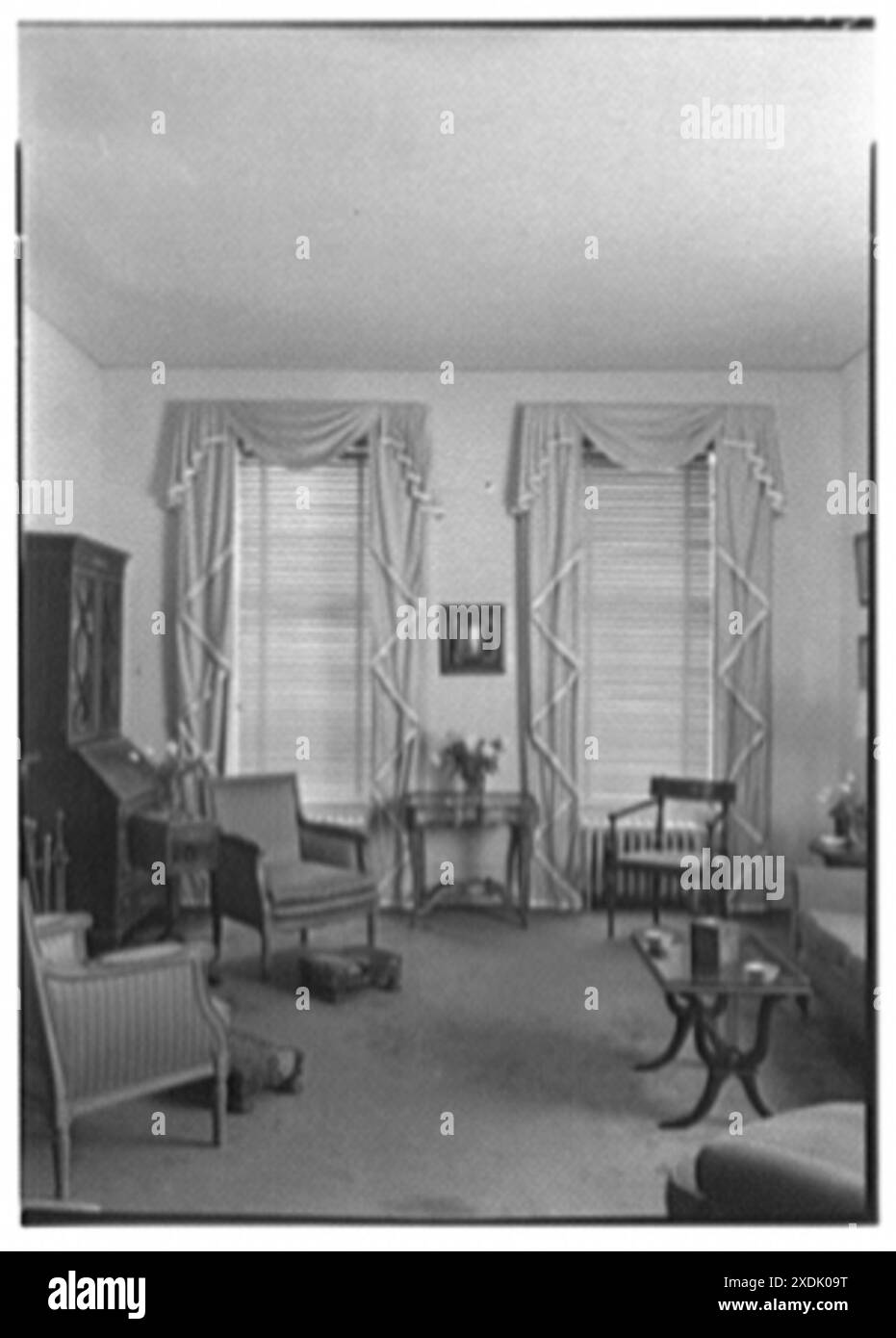 Geoffrey Platt, residence at 435 E. 84th St., New York City. Library ...