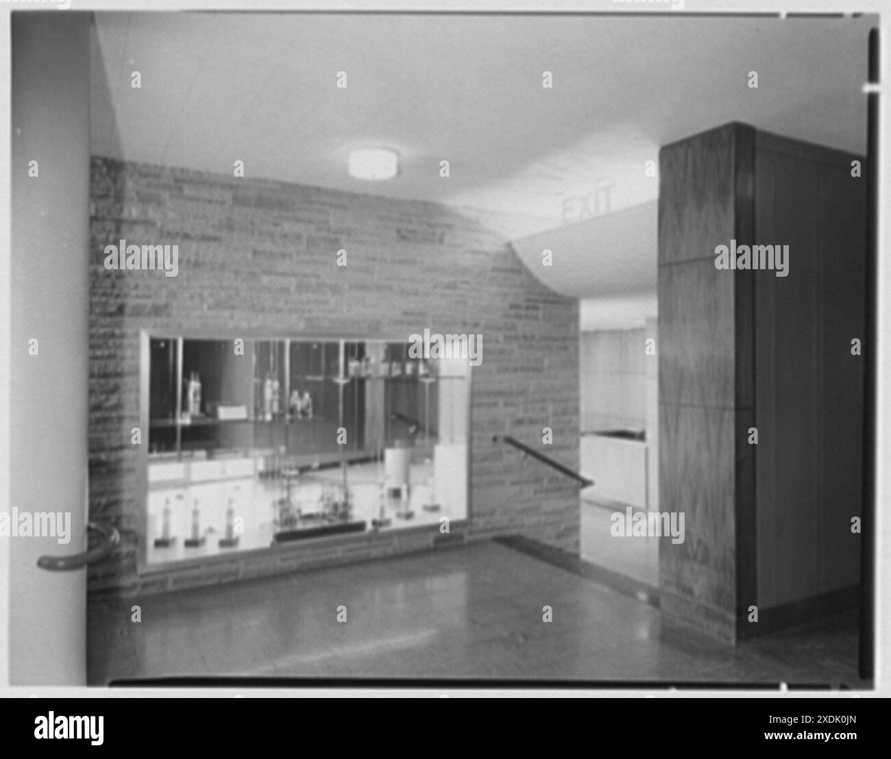 General Chemical Co., Morristown, New Jersey. Vista to lobby. Gottscho ...