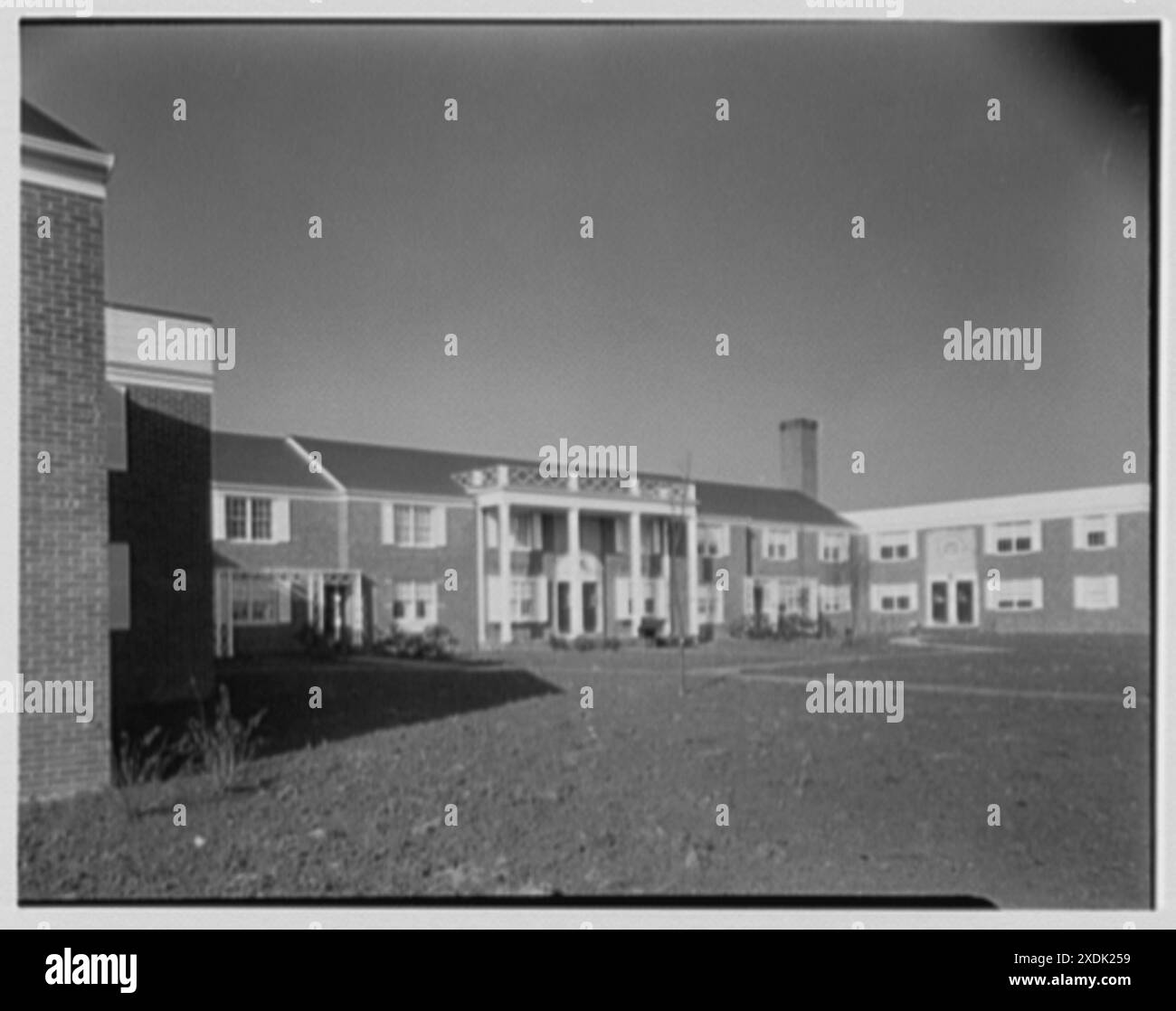 Warren J. Lockwood houses, Roselle, New Jersey. Exterior X. Gottscho ...