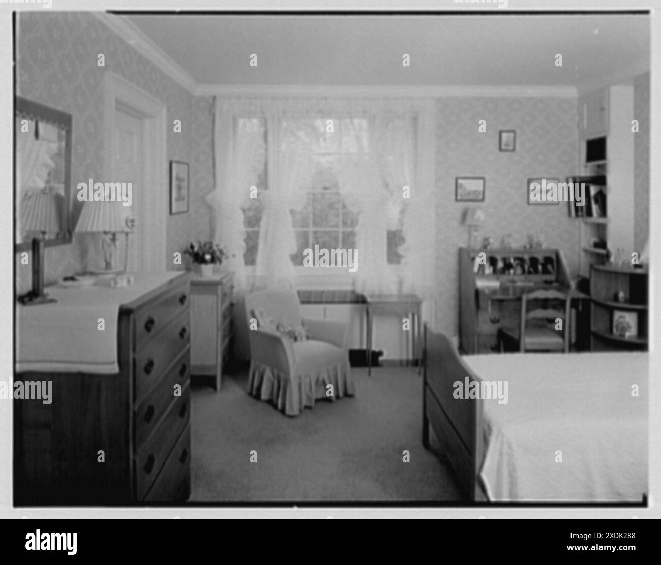 Mrs. Harold I. Pratt, residence on Shutter Lane, Oyster Bay Cove, Long ...