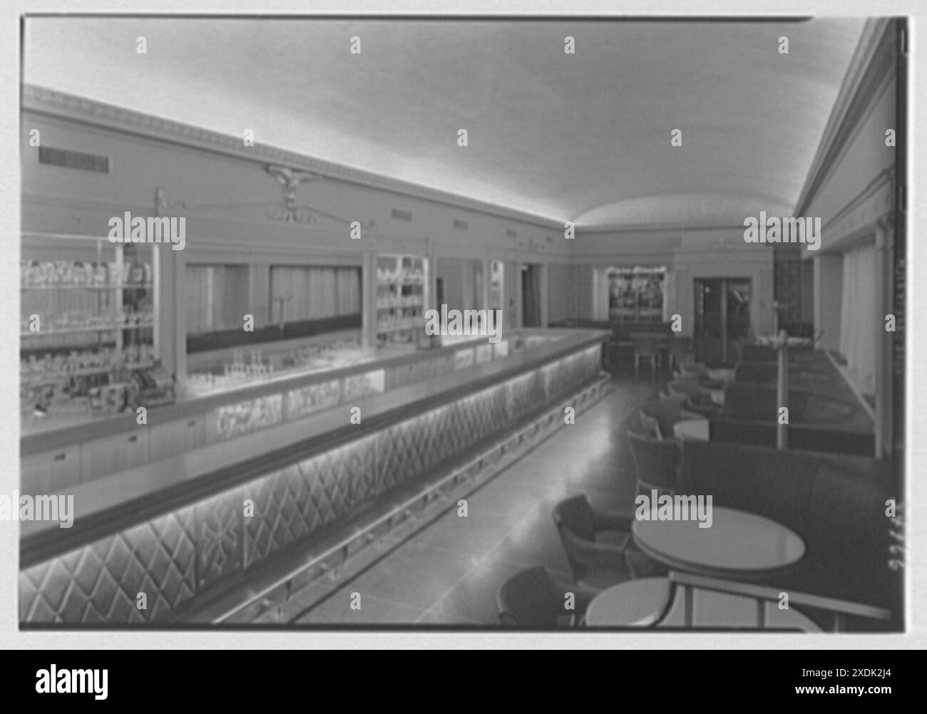 Stouffer's restaurant, E. 42nd St., New York City. Bar, to front I ...