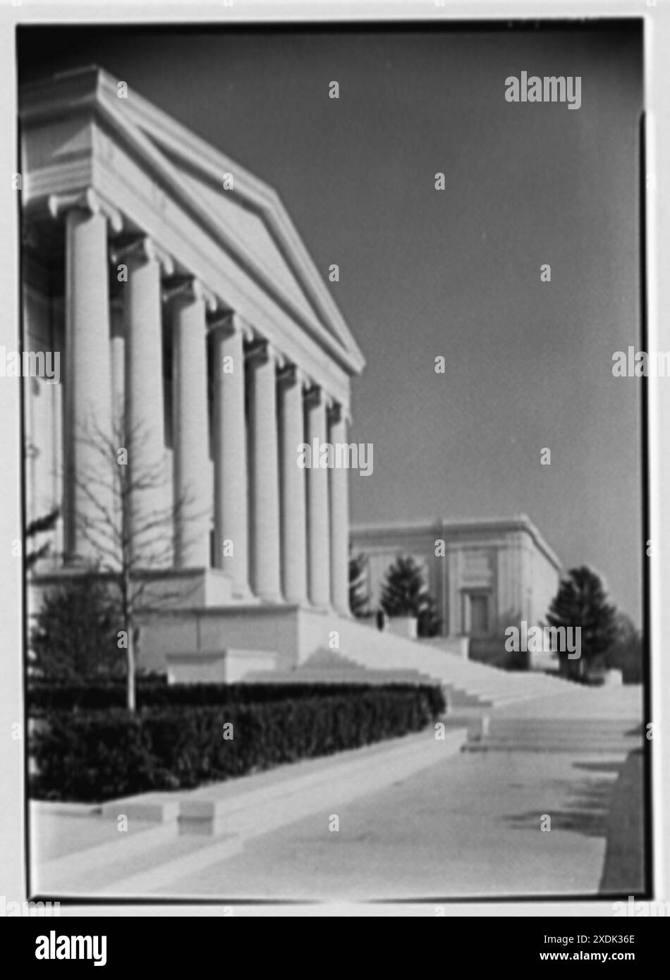 Portico of the national gallery Black and White Stock Photos & Images ...