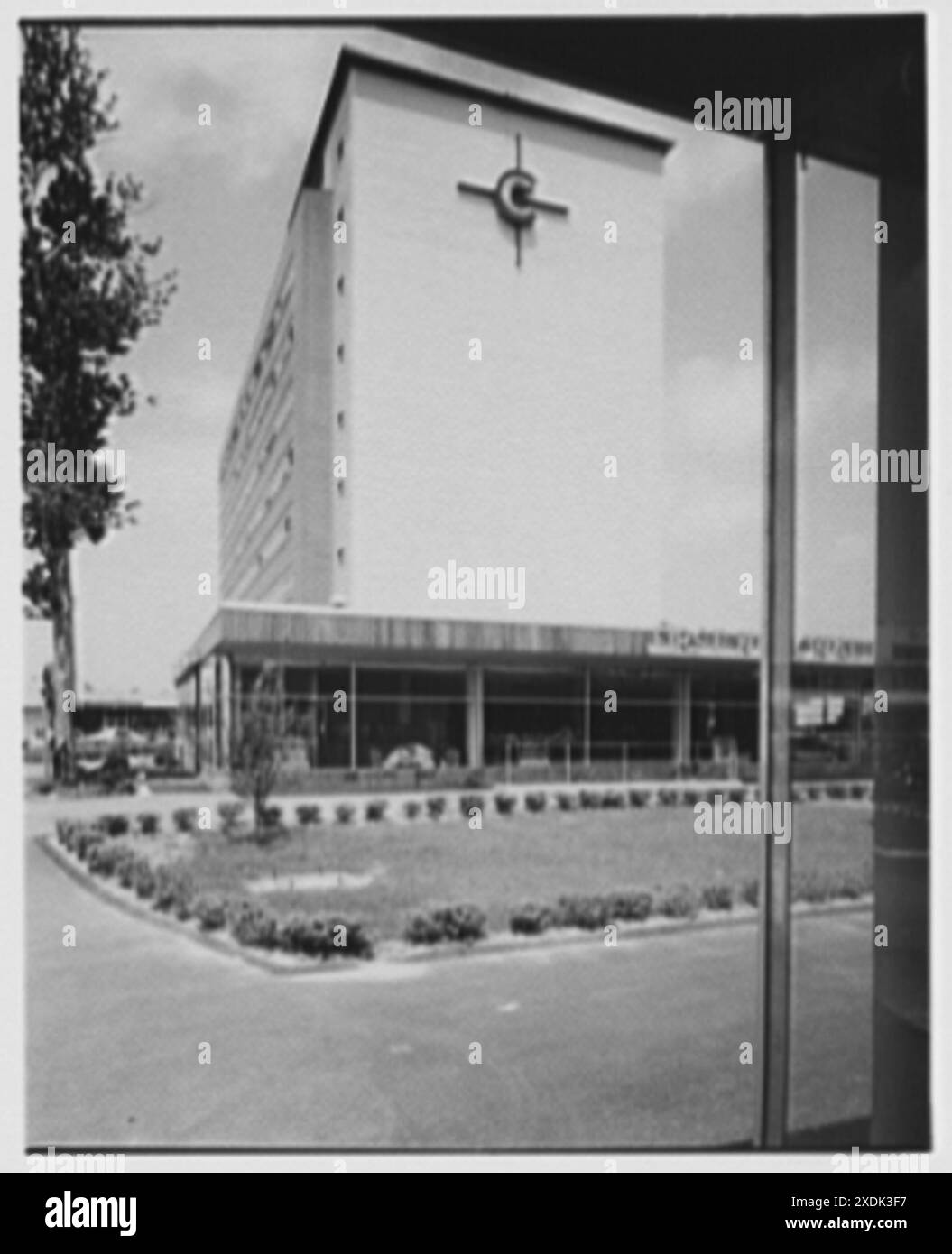 Cross County Shopping Center. Medical building from south II. Gottscho ...