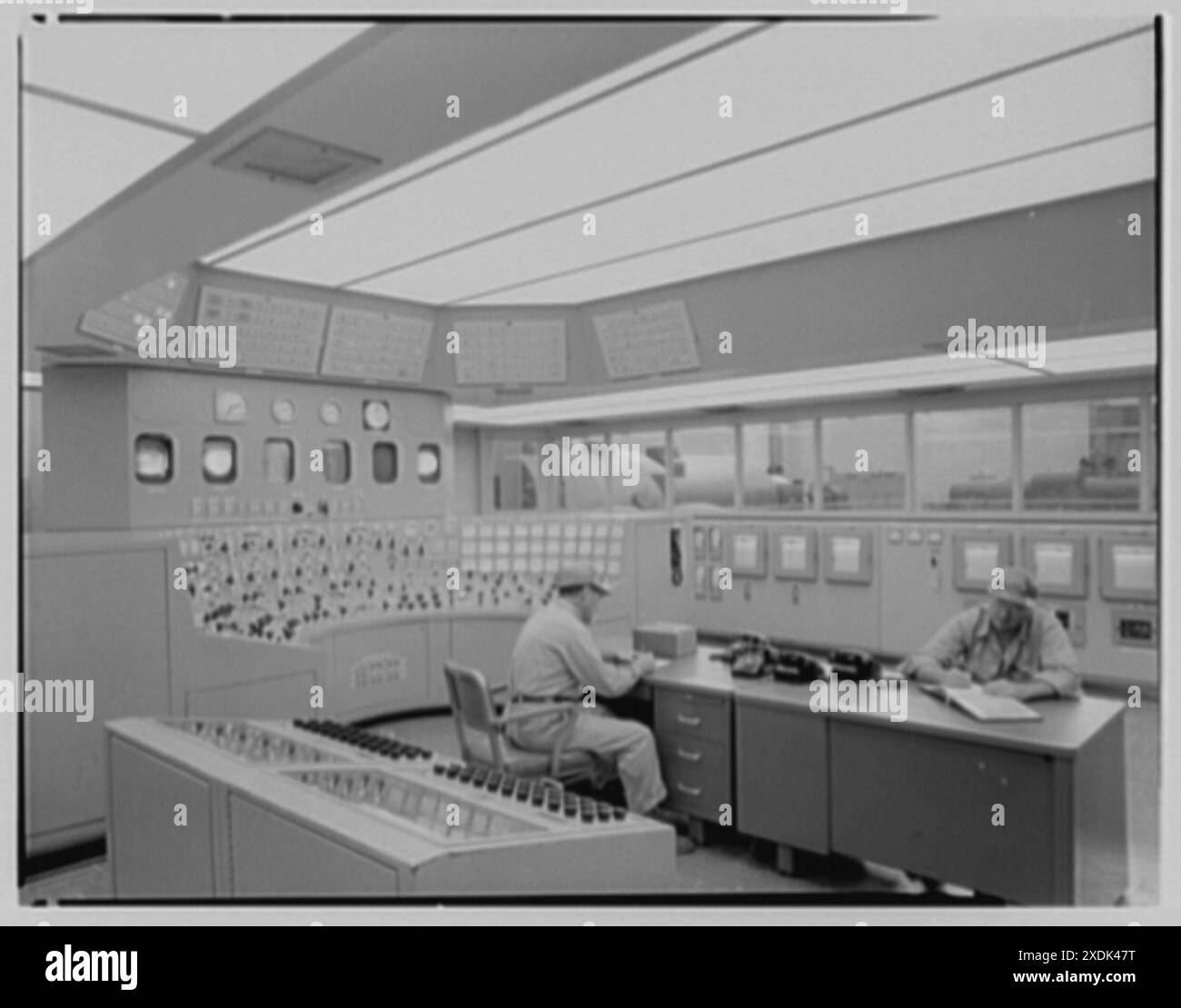 Public Service of New Jersey, Bergen station. Control room, to ...