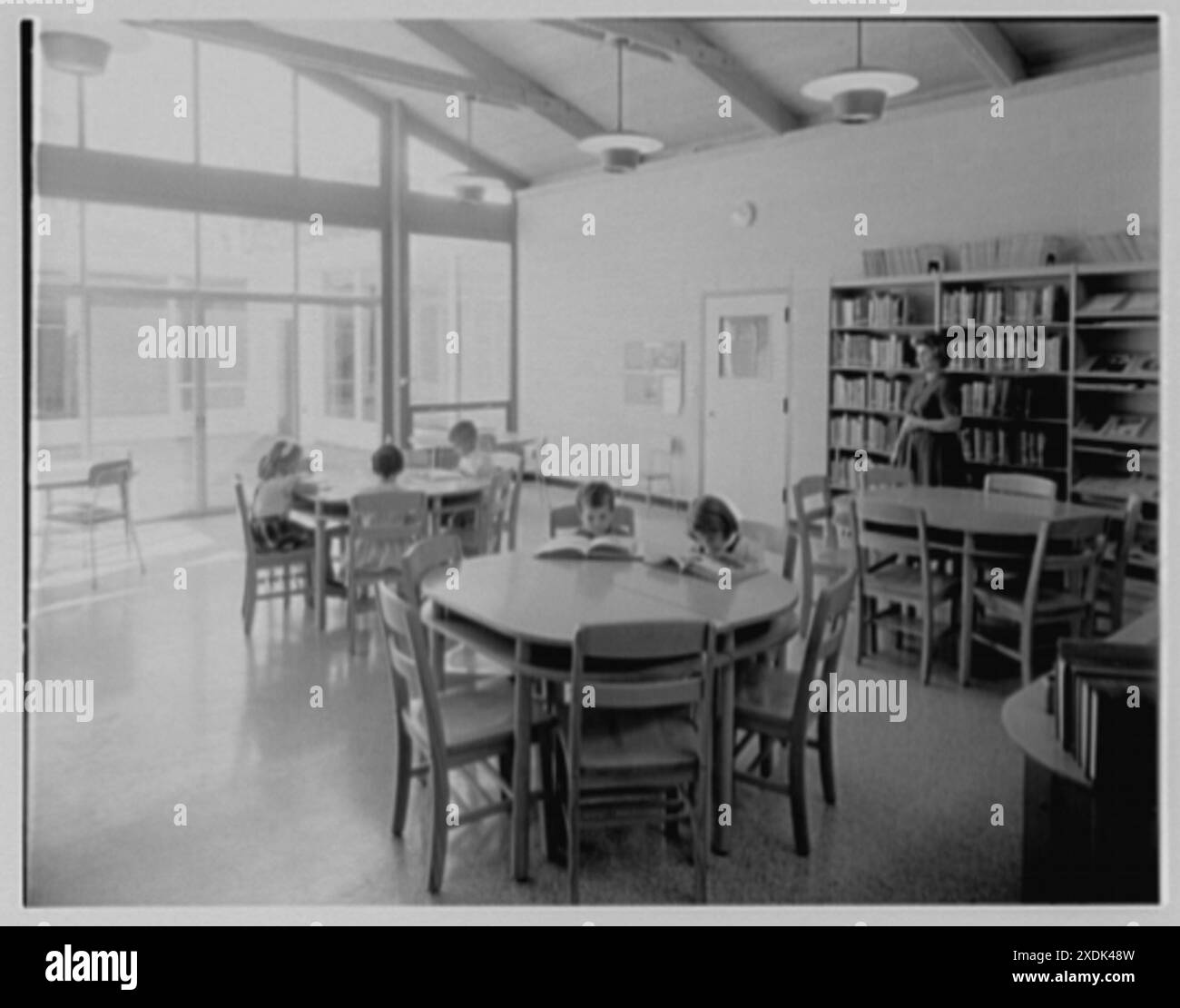 Books library ceiling Black and White Stock Photos & Images - Alamy