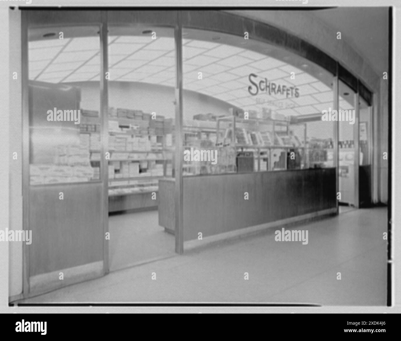 Schraffts restaurant exterior hi-res stock photography and images - Alamy