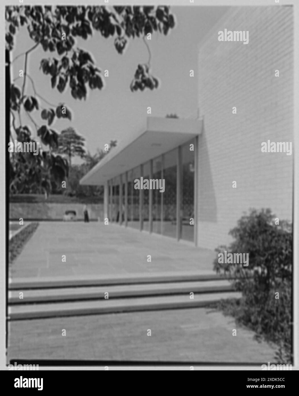 Singer Sewing Machine Co., Underhill Rd., Syosset, Long Island ...