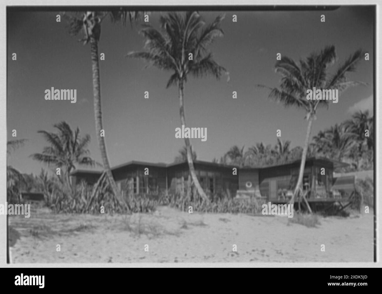 Facade of house ocean view Black and White Stock Photos & Images - Alamy