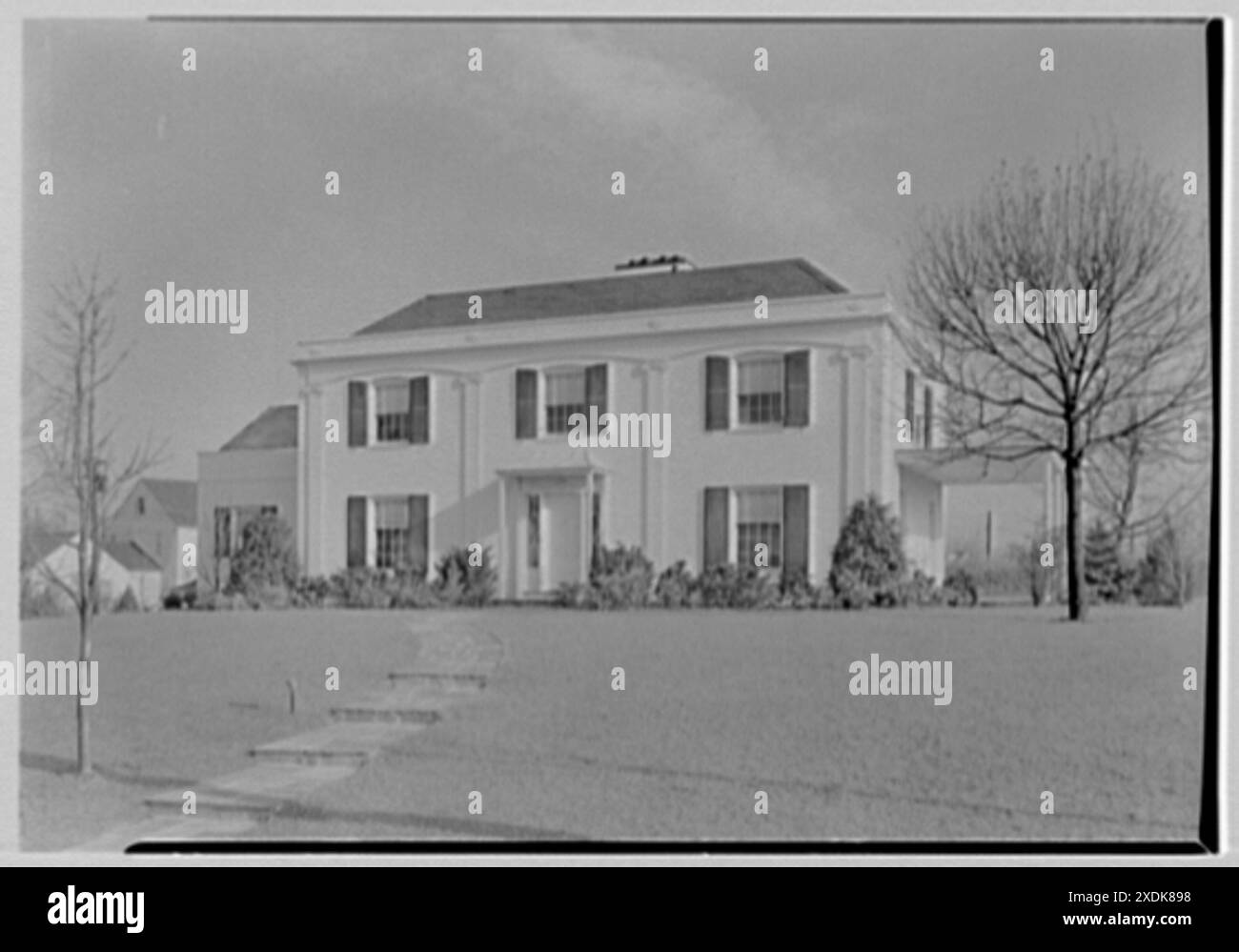 Verna Cook Salomonsky, residence. Exterior. Gottscho-Schleisner ...
