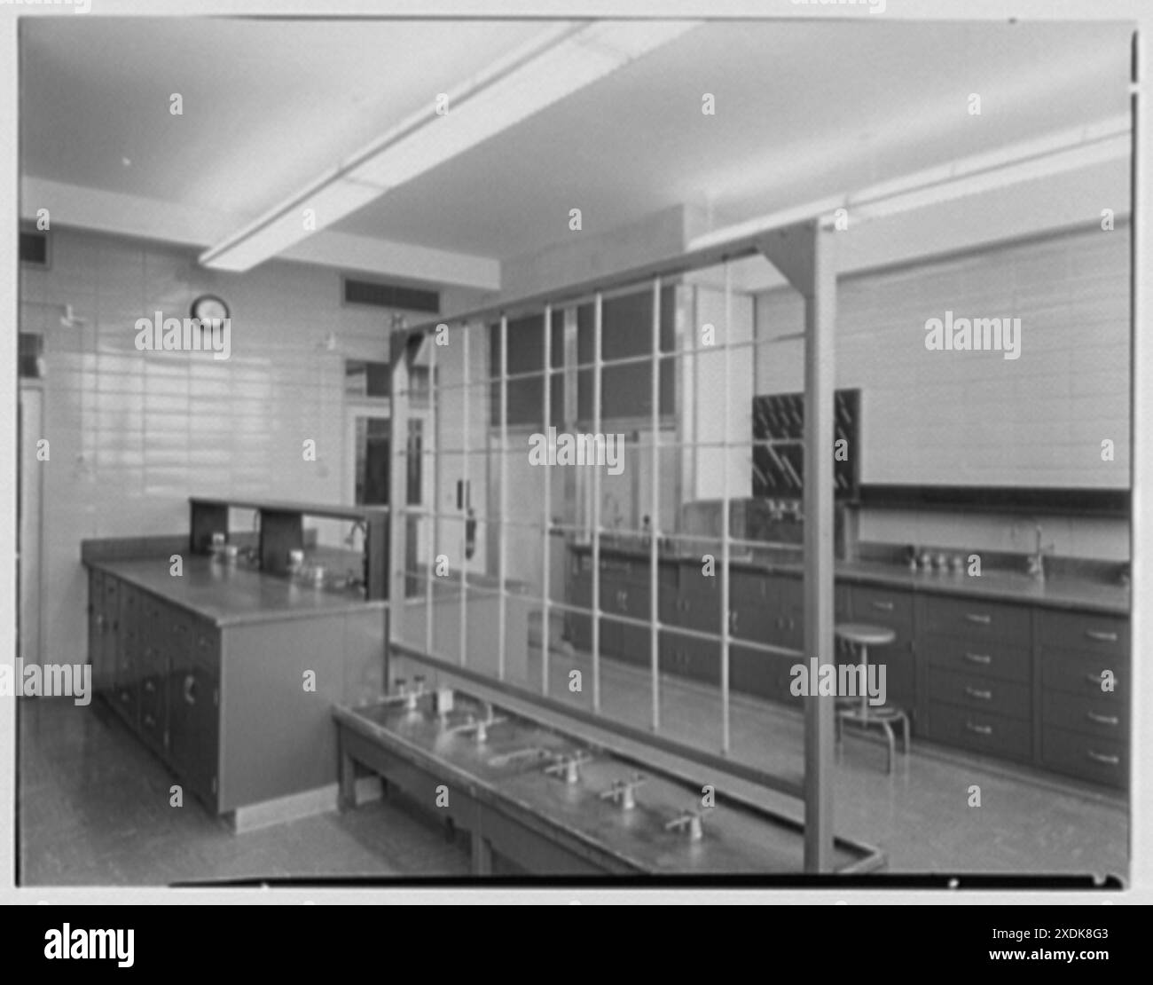 Empty laboratory room Black and White Stock Photos & Images - Alamy